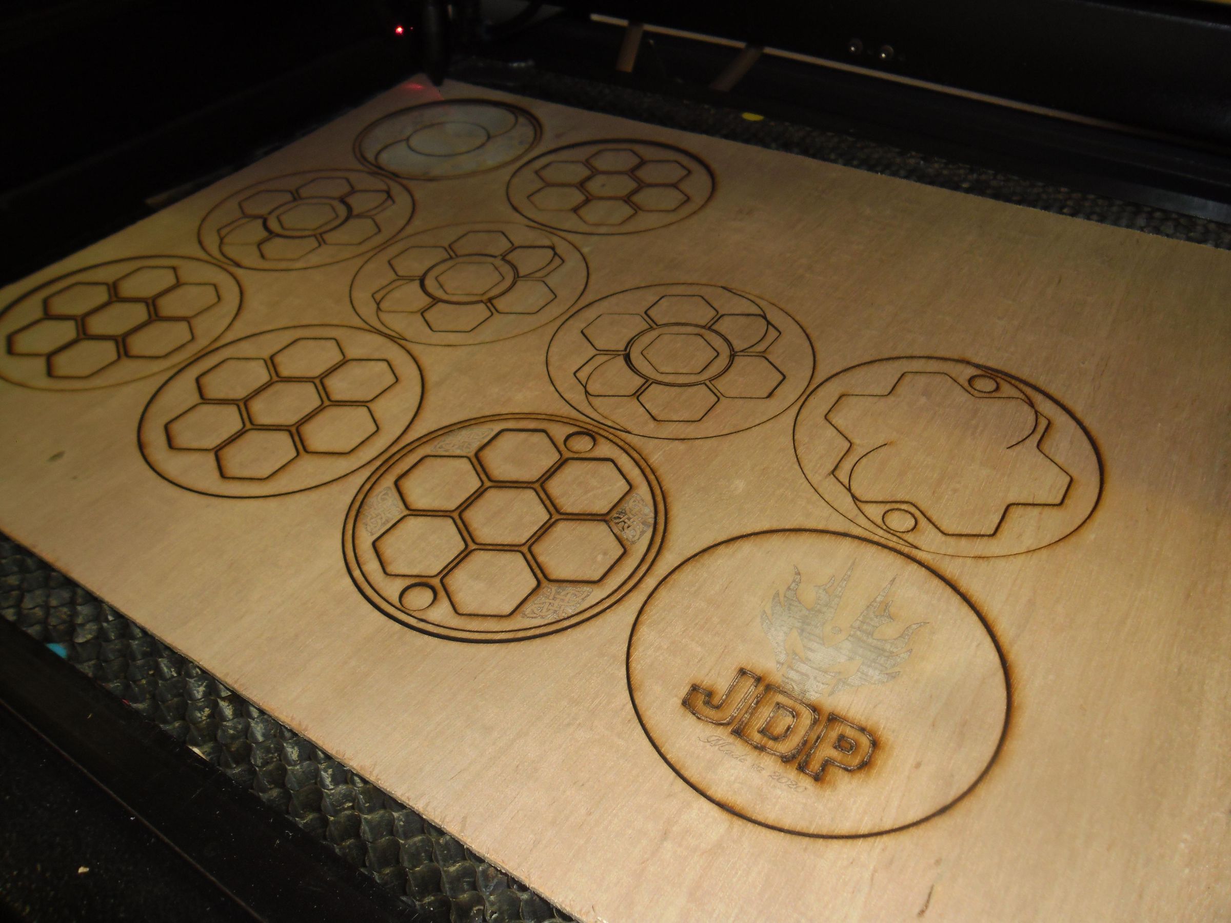 Laser Cut Puzzle Dice Box : 9 Steps (with Pictures) - Instructables