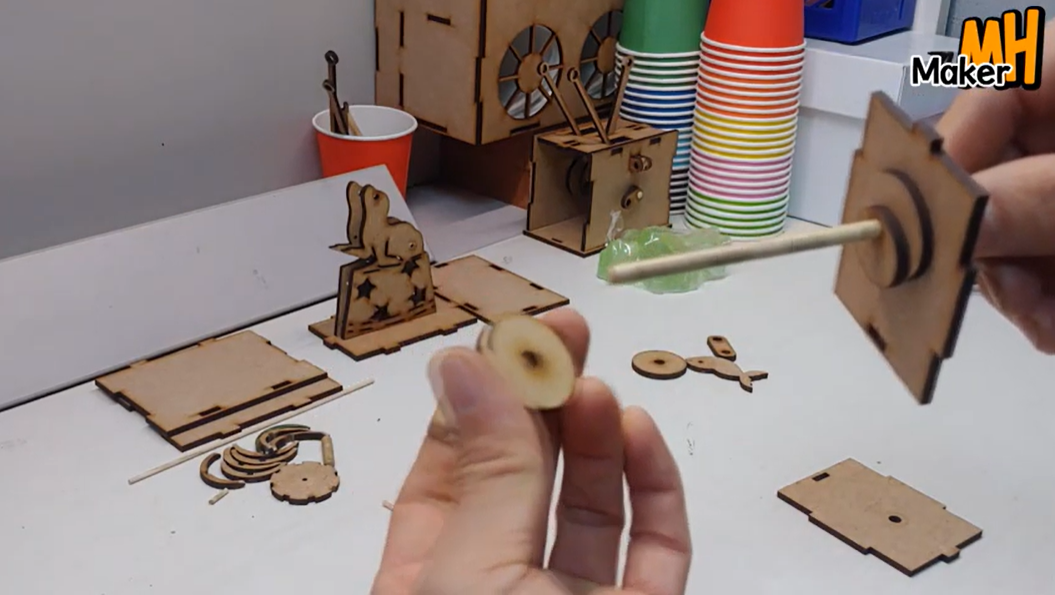 A Seal That Rolls a Ball. AUTOMATA. Laser Cutter. : 6 Steps - Instructables