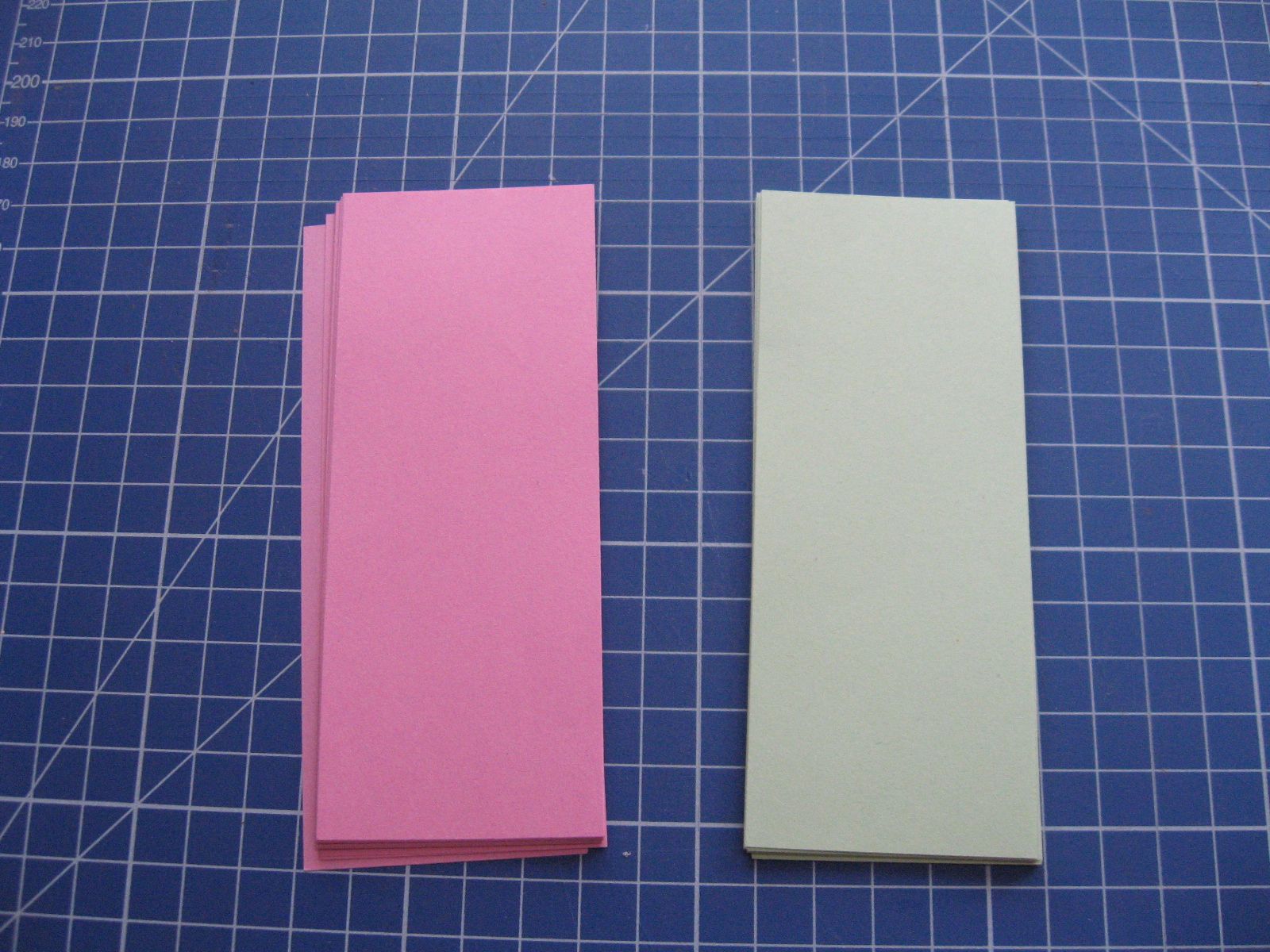 How to Make a Small Paper Vase : 6 Steps (with Pictures) - Instructables