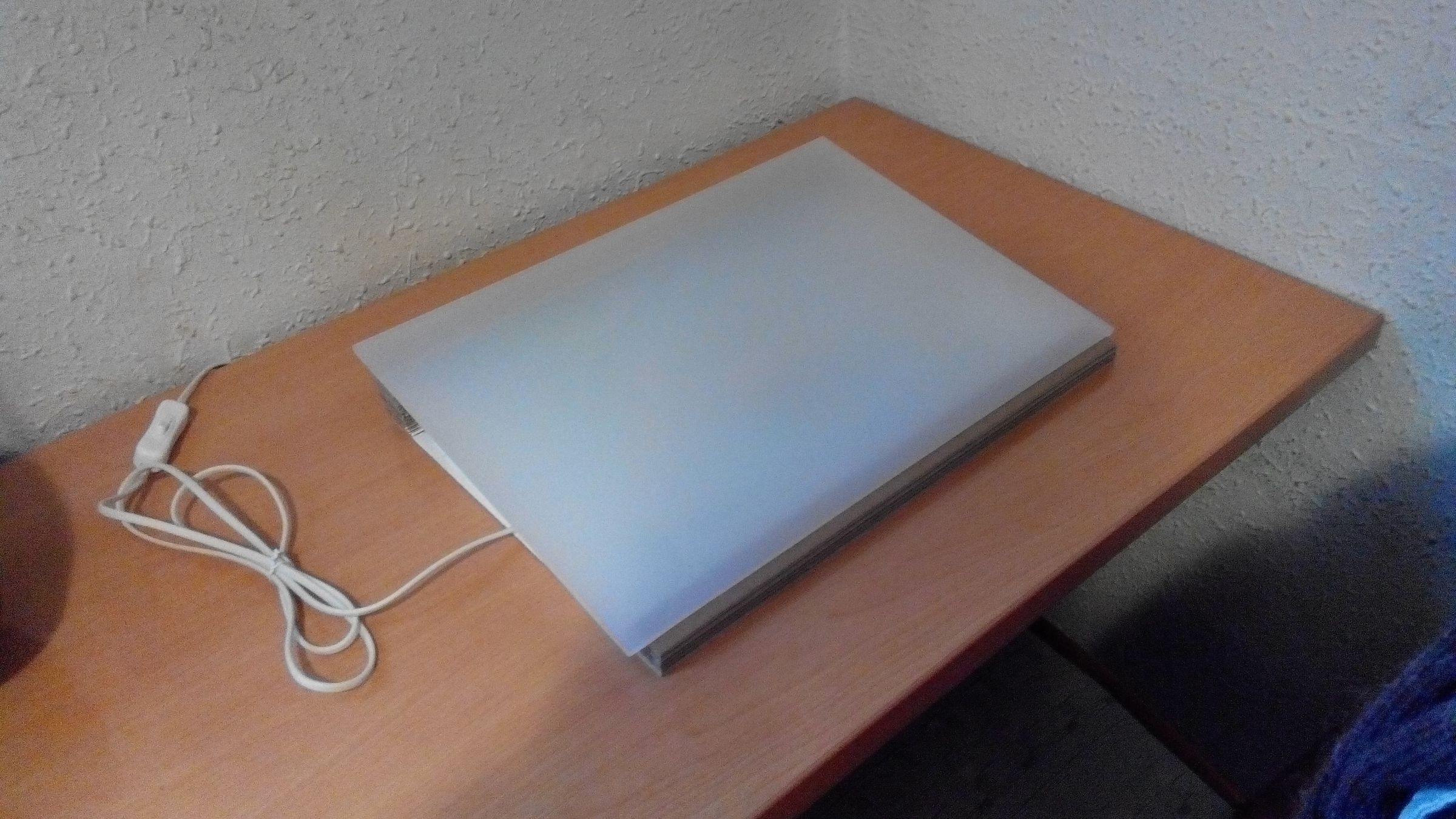 LED Tracing Light Box (simple and Awesome) : 6 Steps (with Pictures ...