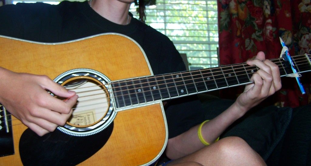 The 50 Cent Partial Capo : 7 Steps - Instructables