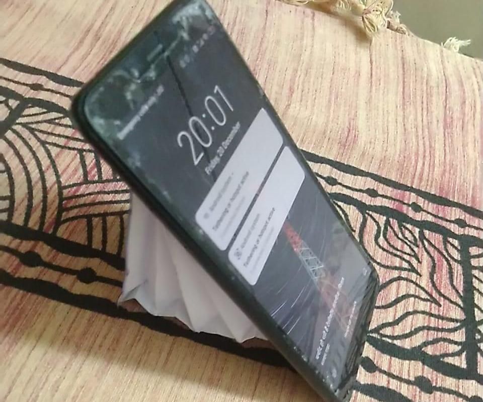 Smartphone Paper Stand : 4 Steps - Instructables