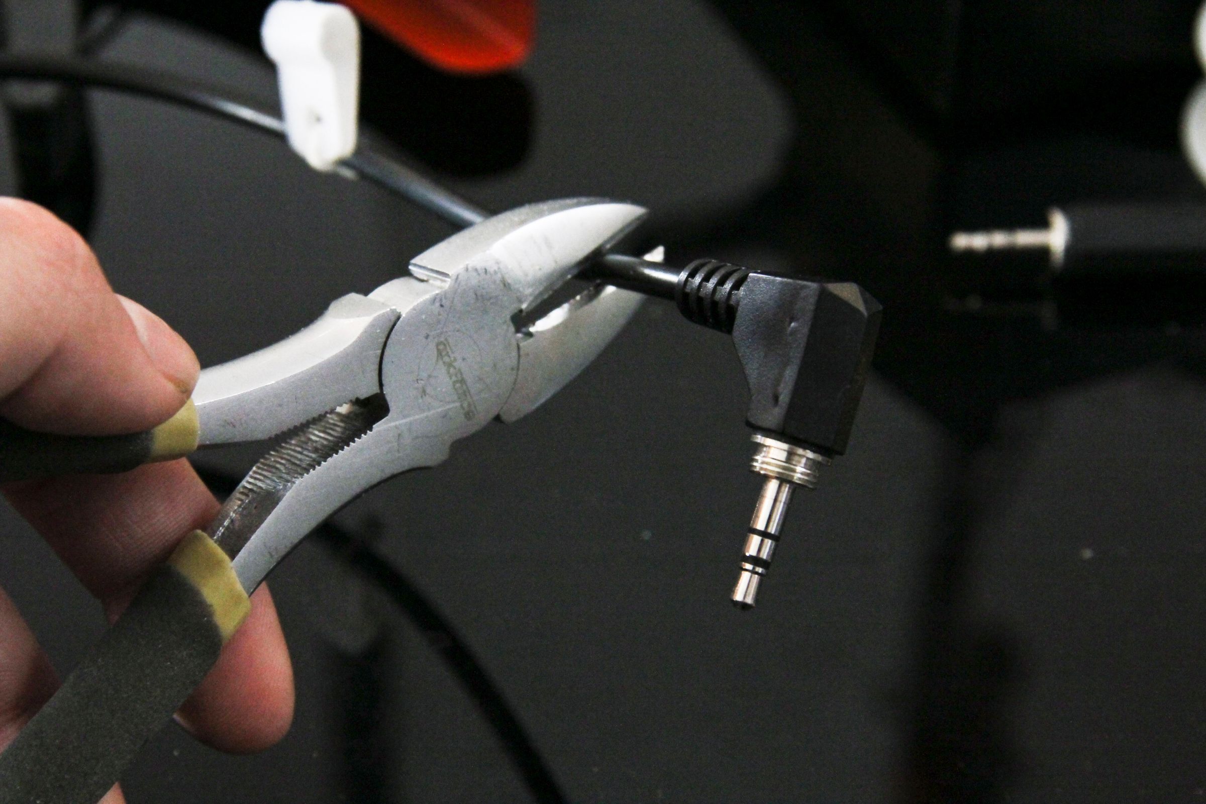 Fix Your Busted Headphones! : 3 Steps (with Pictures) - Instructables
