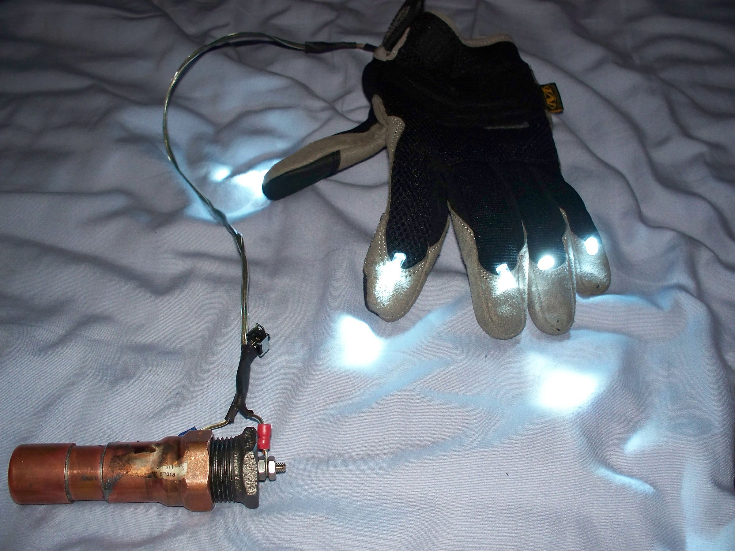 Gauntlet of Light : 7 Steps - Instructables