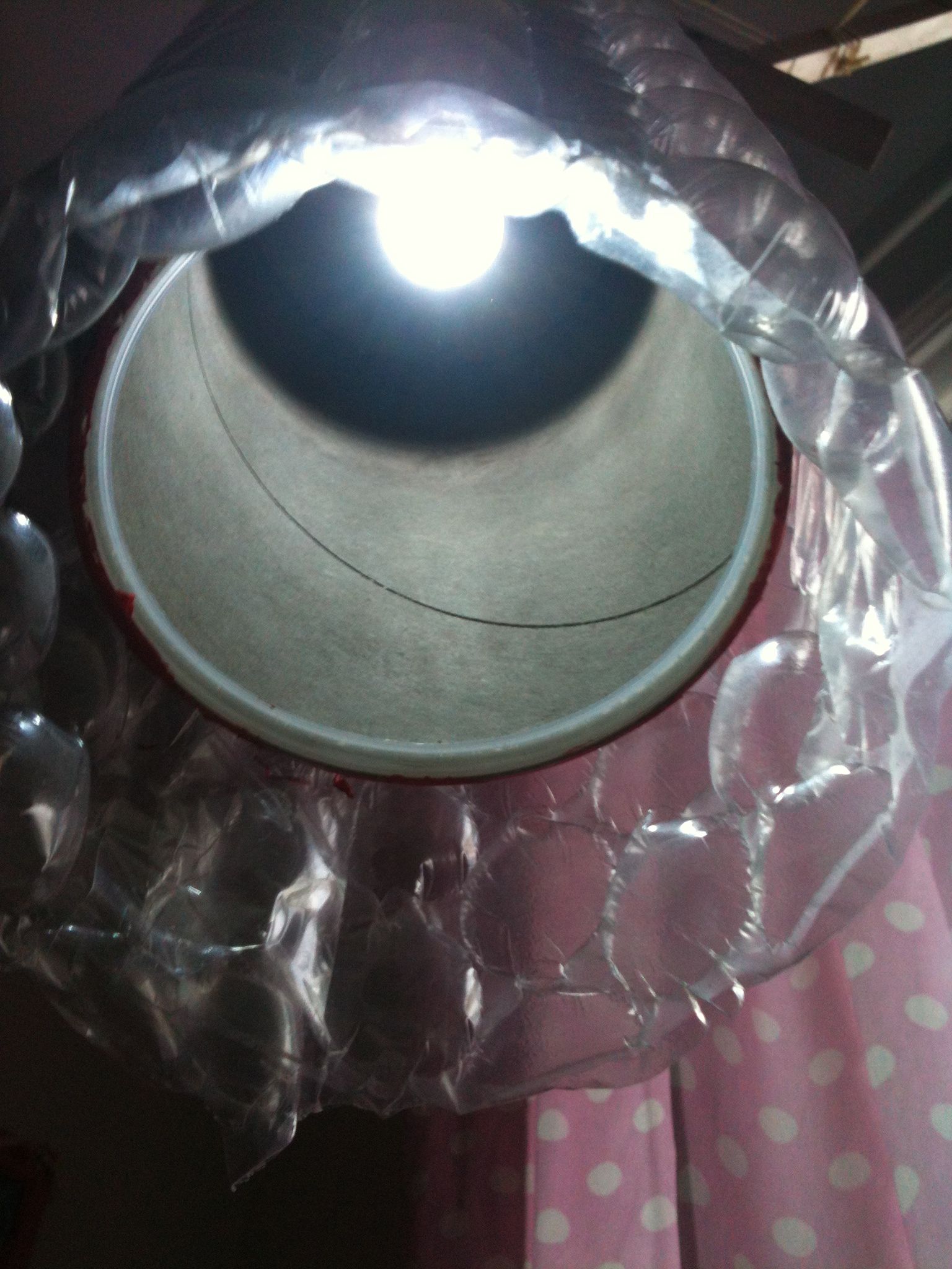 Bubble Wrap 60's Lamp - Instructables