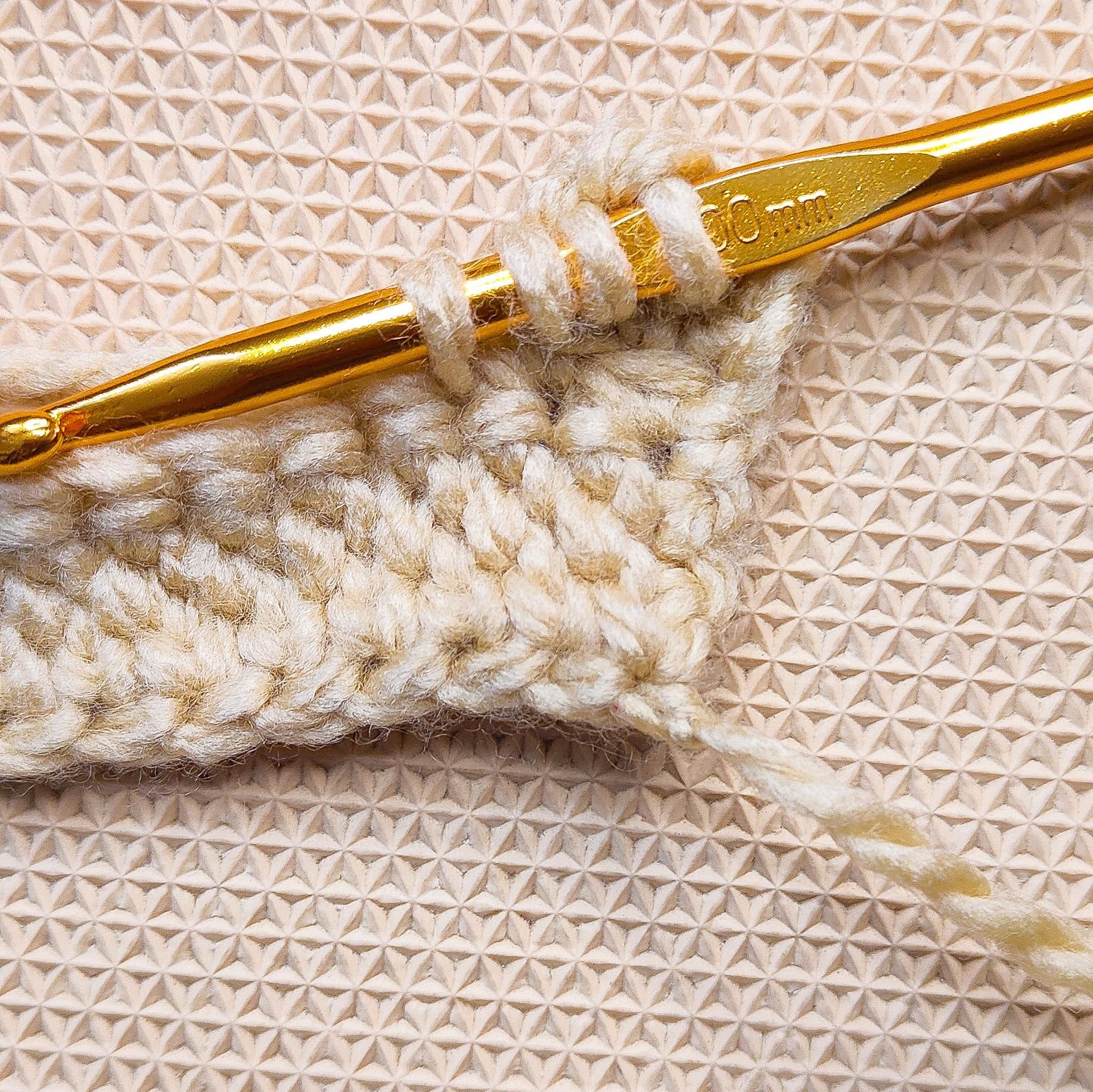 How to Crochet Blanket With Three Rows at a Time : 5 Steps (with ...