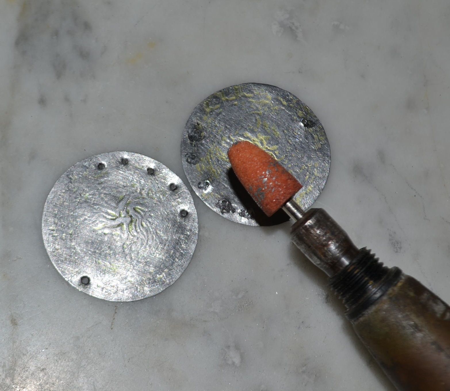 ★EARRINGS FROM BEER CAPS★ : 8 Steps (with Pictures) - Instructables