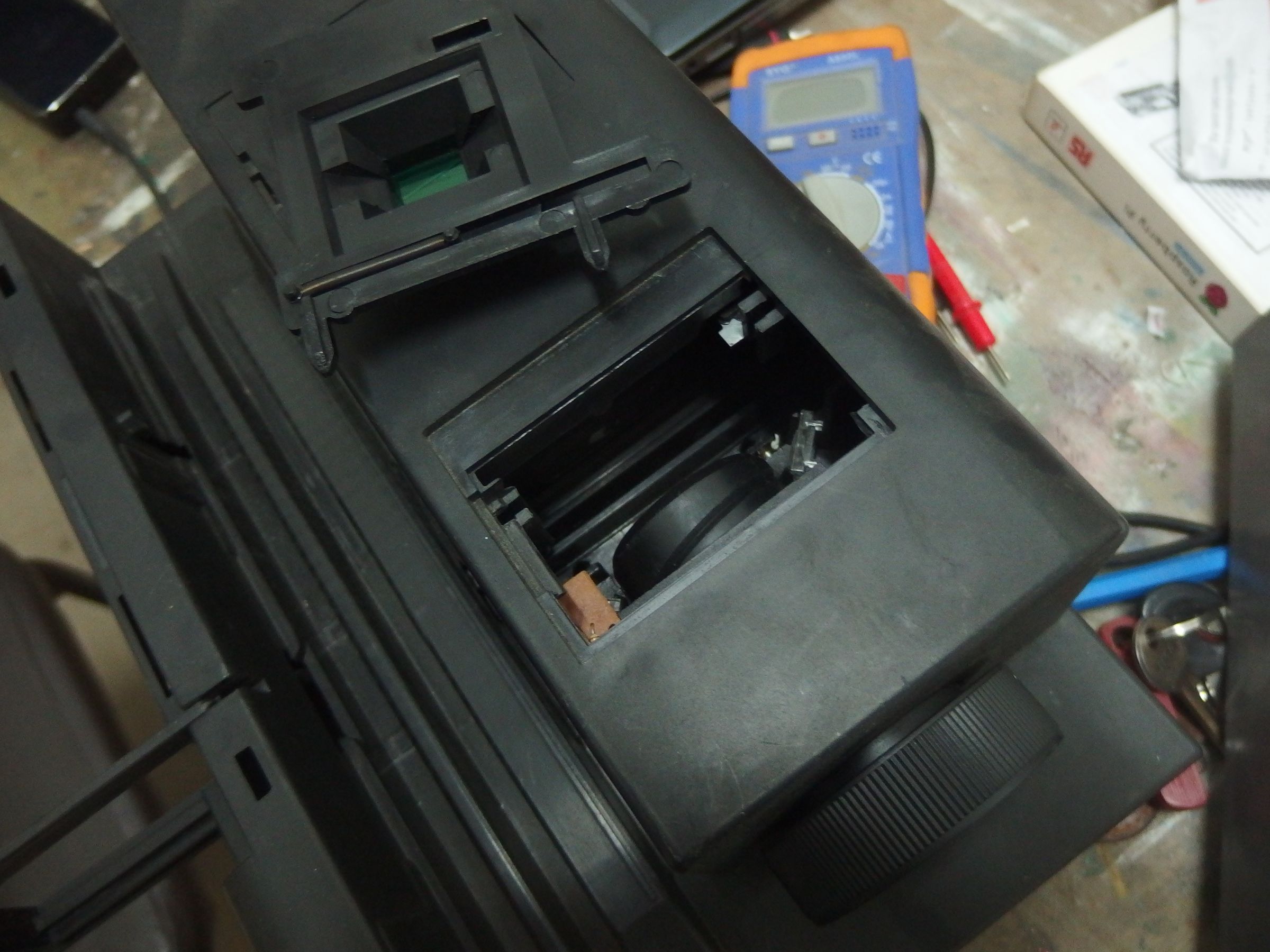 Convert a 40 Years Old DIA Slide Projector to a Decent DIY Projector ...