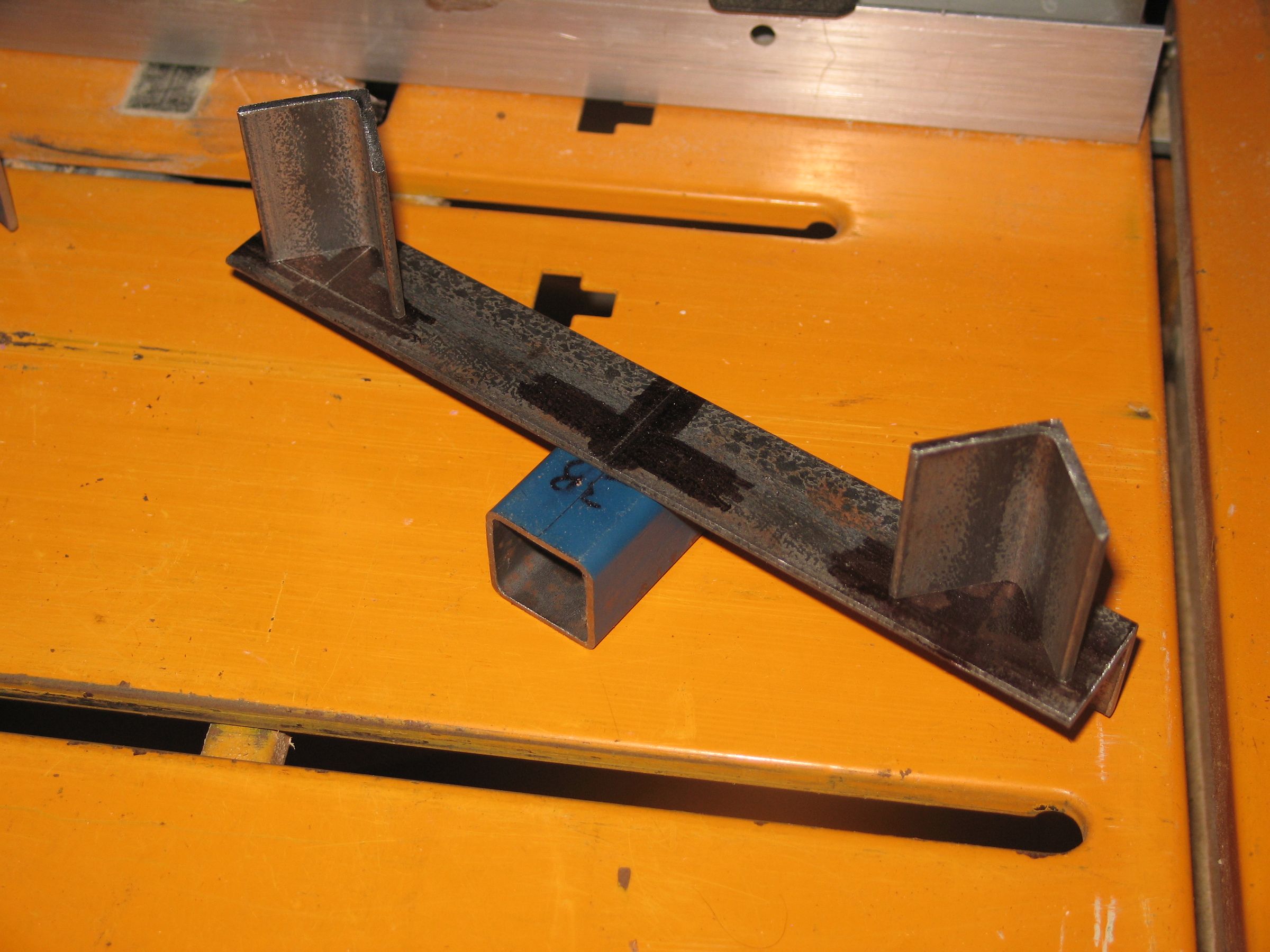 Sharpening Jig for Turning Chisels : 8 Steps (with Pictures ...