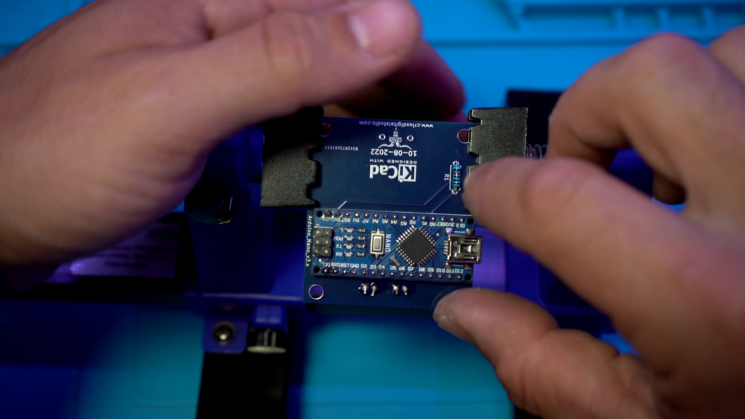 DIY Arduno "Ohmeter" + 0.96" OLED Display +Indication LEDs + Custom PCB ...