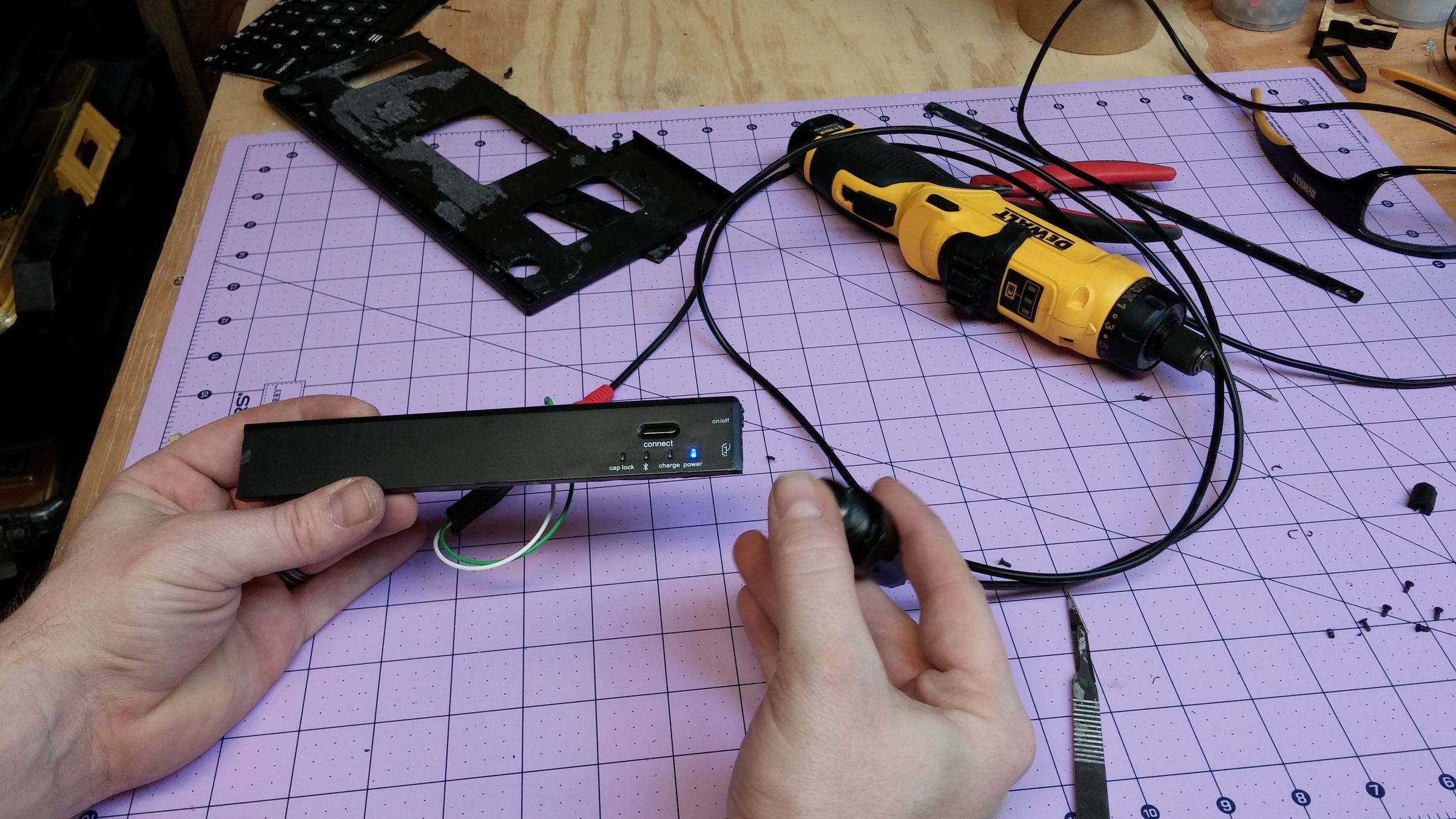 Bluetooth Camera Phone Shutter Button : 8 Steps (with Pictures ...