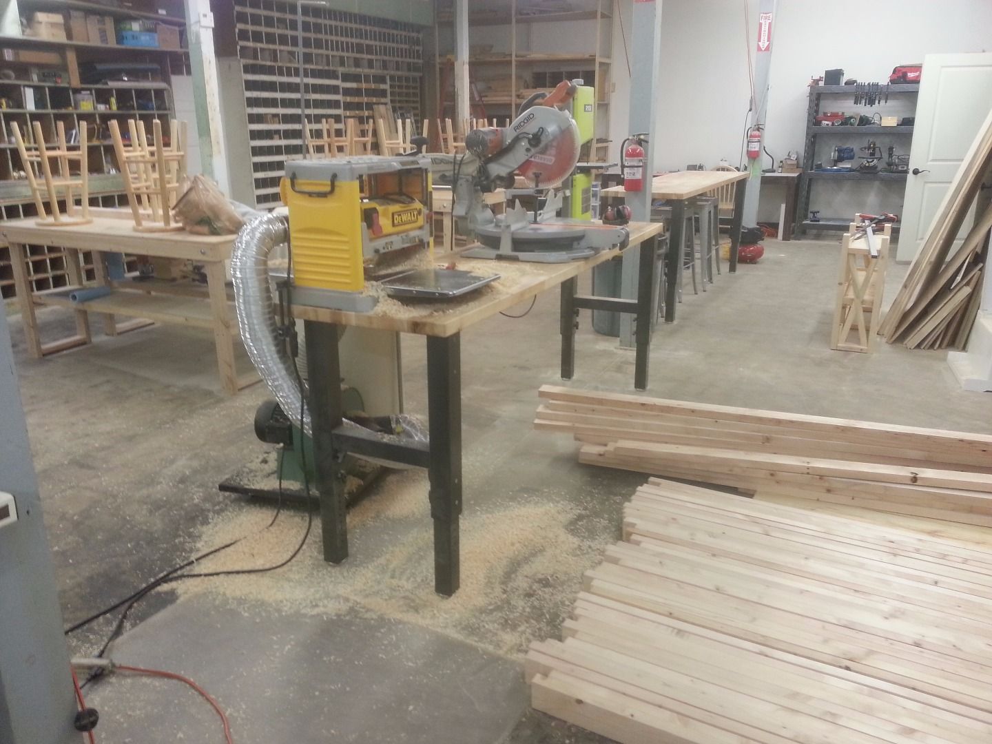 2x4 Desk 8ft Long! : 6 Steps - Instructables