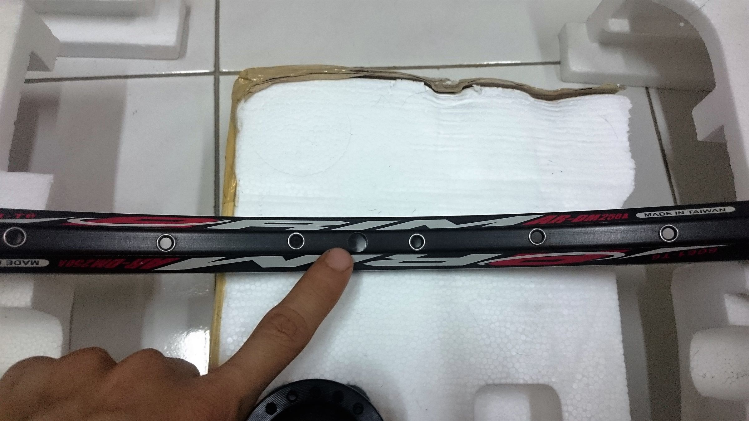 Lacing Bike Wheel : 36 Holes Hub to 32 Holes Rim : 5 Steps - Instructables