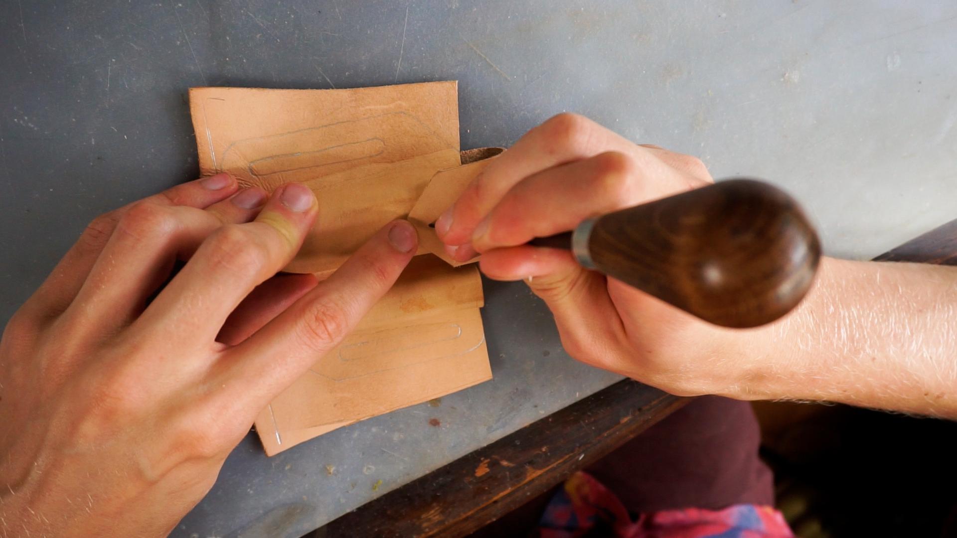 Wet Molded EDC Leather Sheath for a Swiss Army Knife and a Flashlight ...