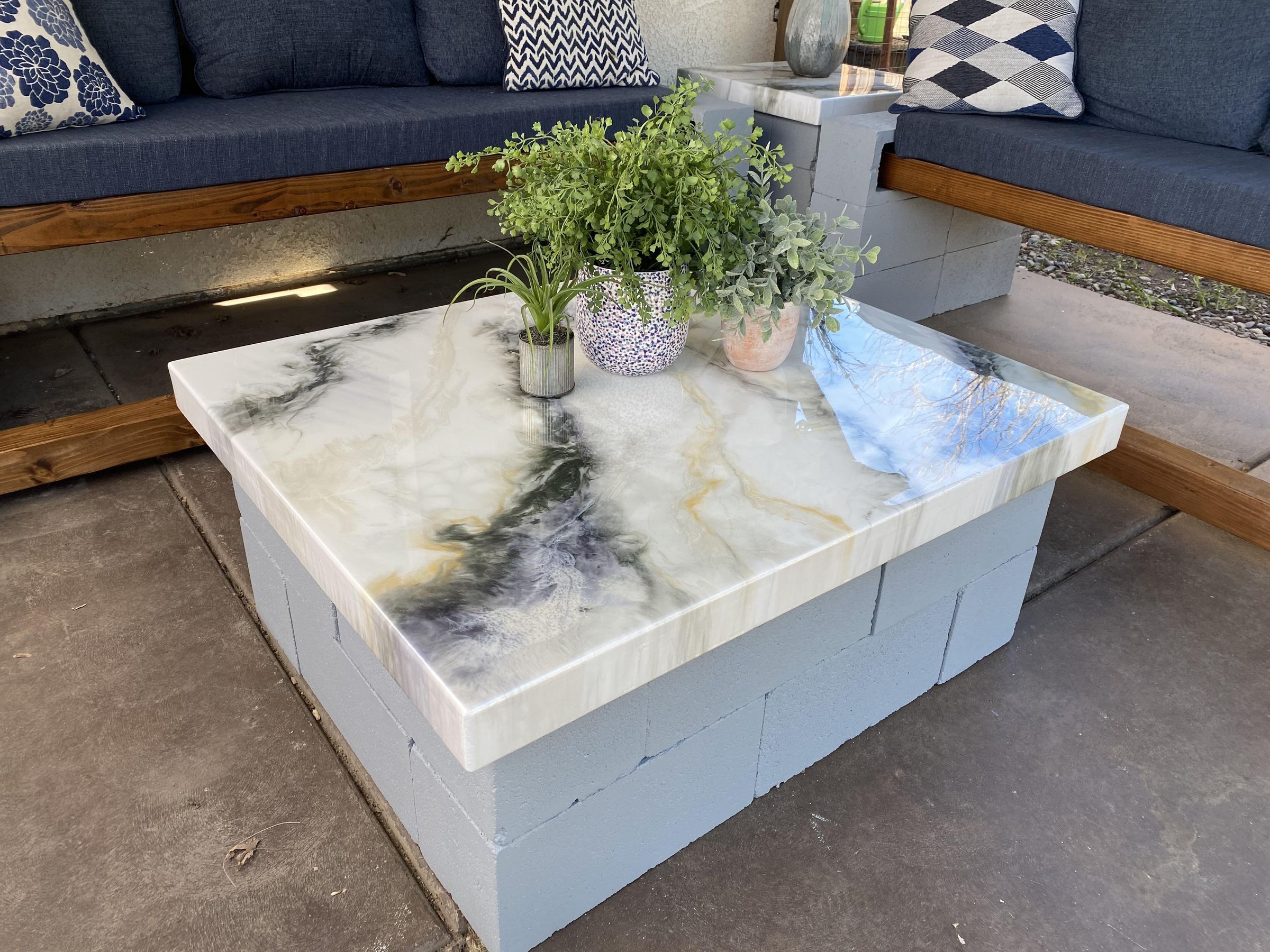 Cinderblock and Epoxy Patio Table : 9 Steps (with Pictures) - Instructables