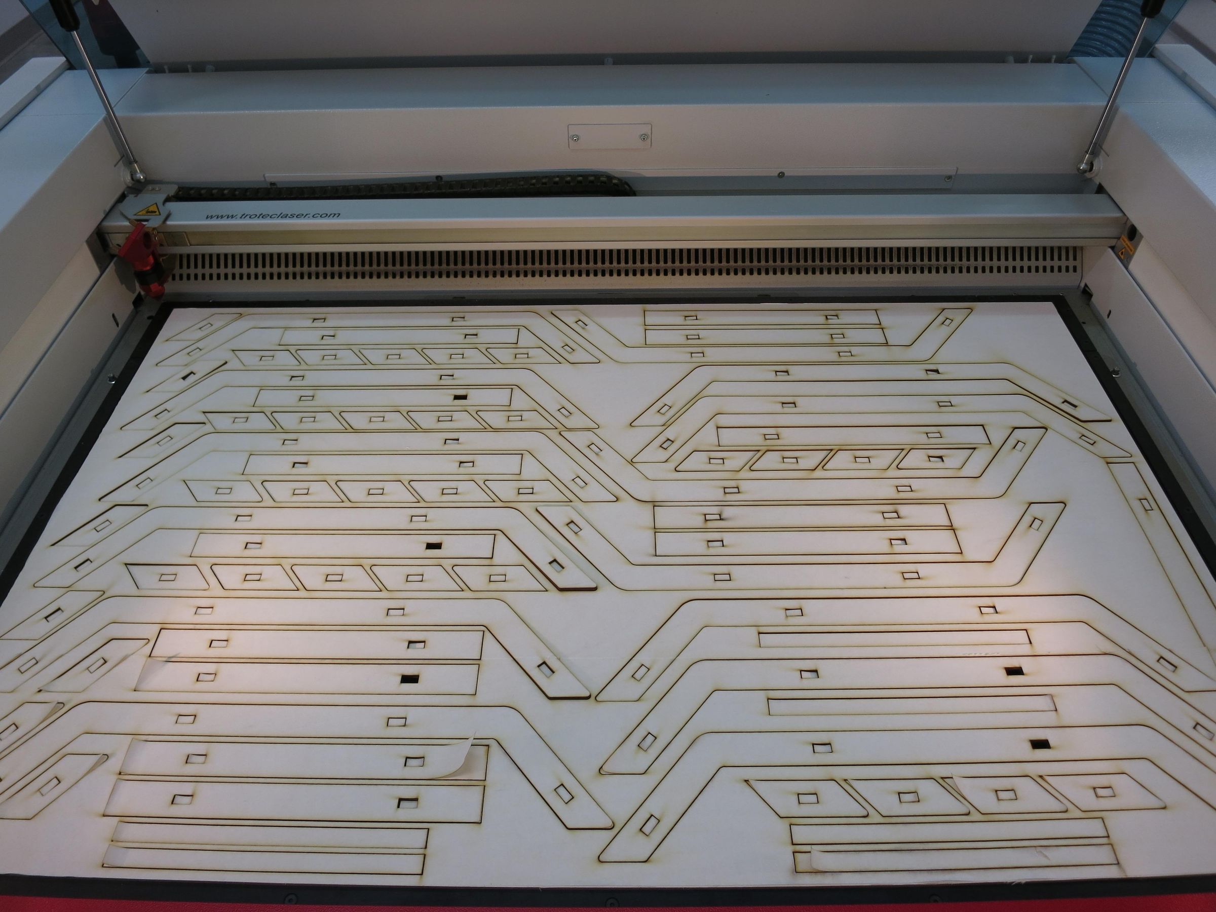 Layered Plywood Monitor Stand : 6 Steps (with Pictures) - Instructables