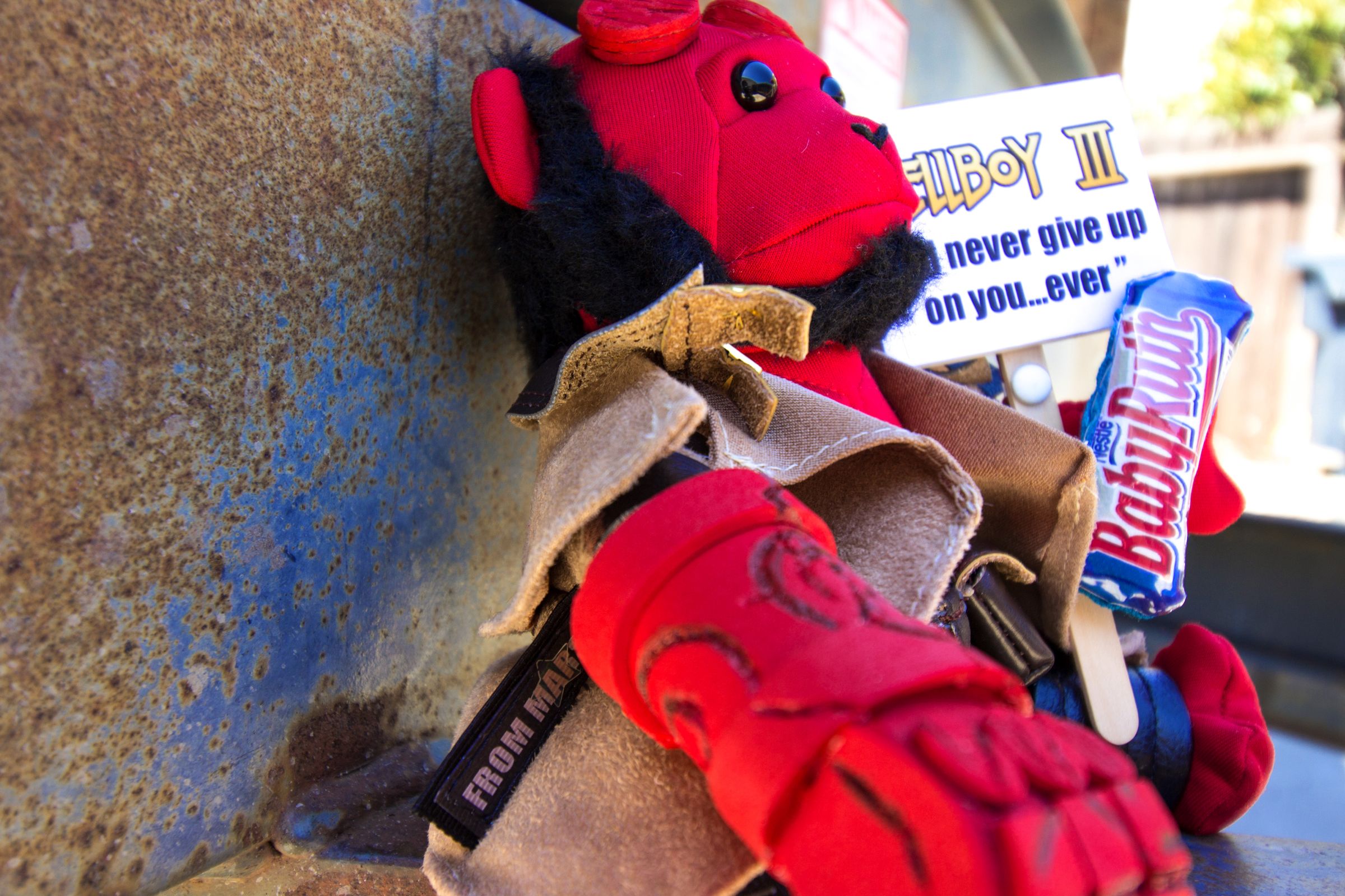 Hellboy Comic Con Costume (For Timmy the ThinkGeek Monkey) : 8 Steps ...