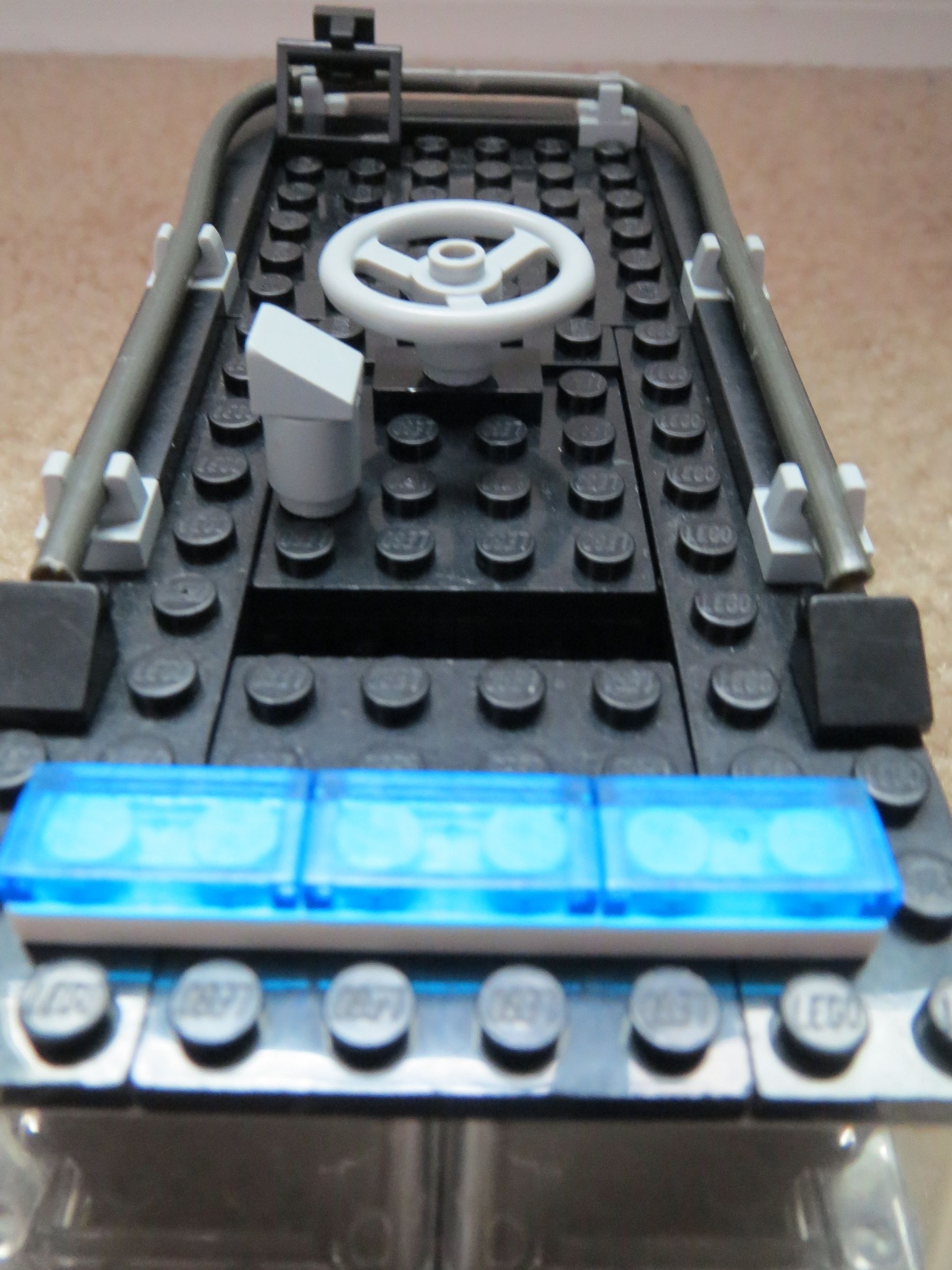 Lego SWAT Lenco BearCat - Instructables