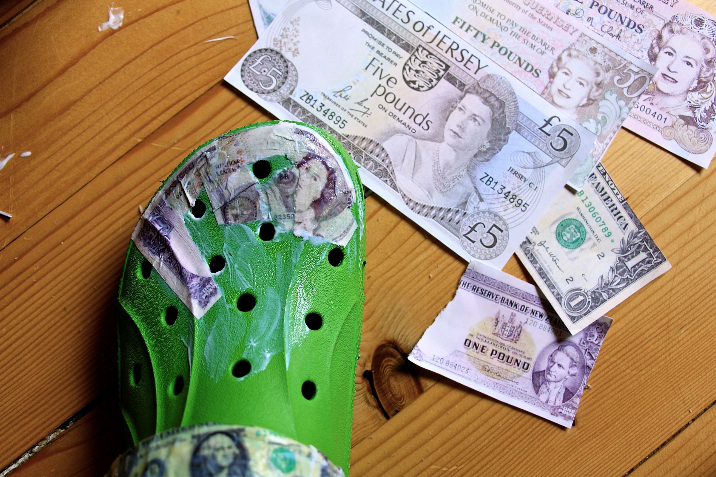 Pimp Up Your Crocs : 3 Steps - Instructables