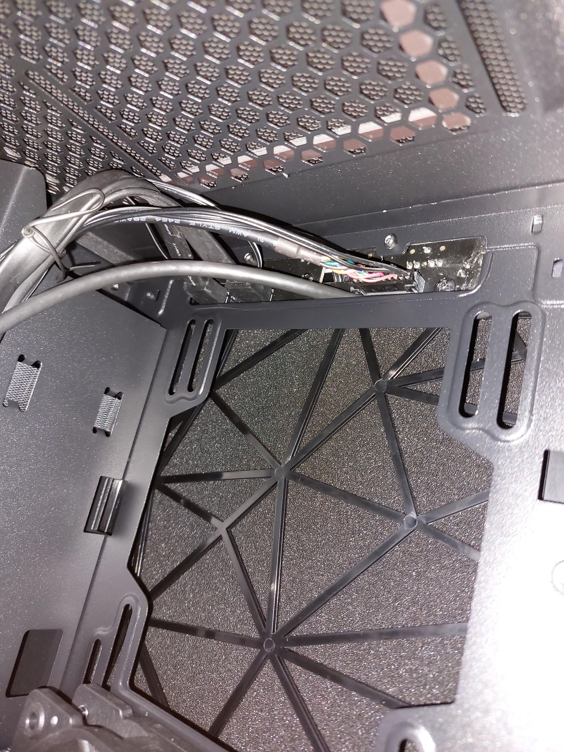 USB C Header Mod for Fractal Design Meshify C Mini : 6 Steps ...