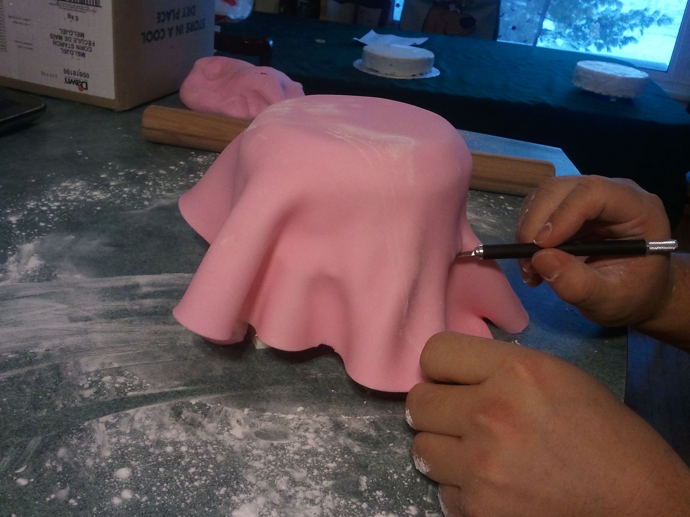 How to Use Fondant to Make an Awesome Cake : 11 Steps (with Pictures ...