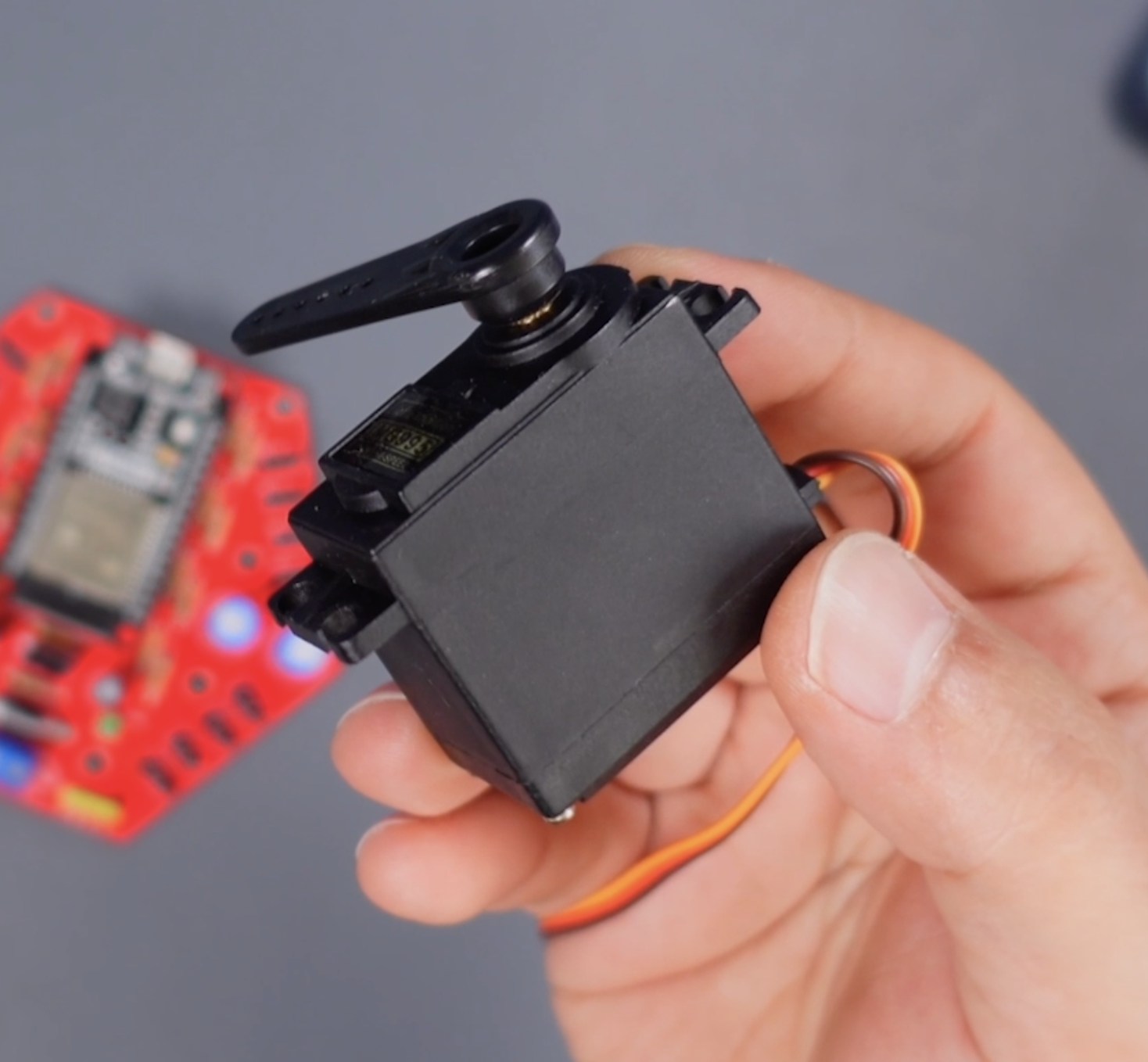 One and Multiple Servo Motor Control With ESP32 Development Board : 8 ...