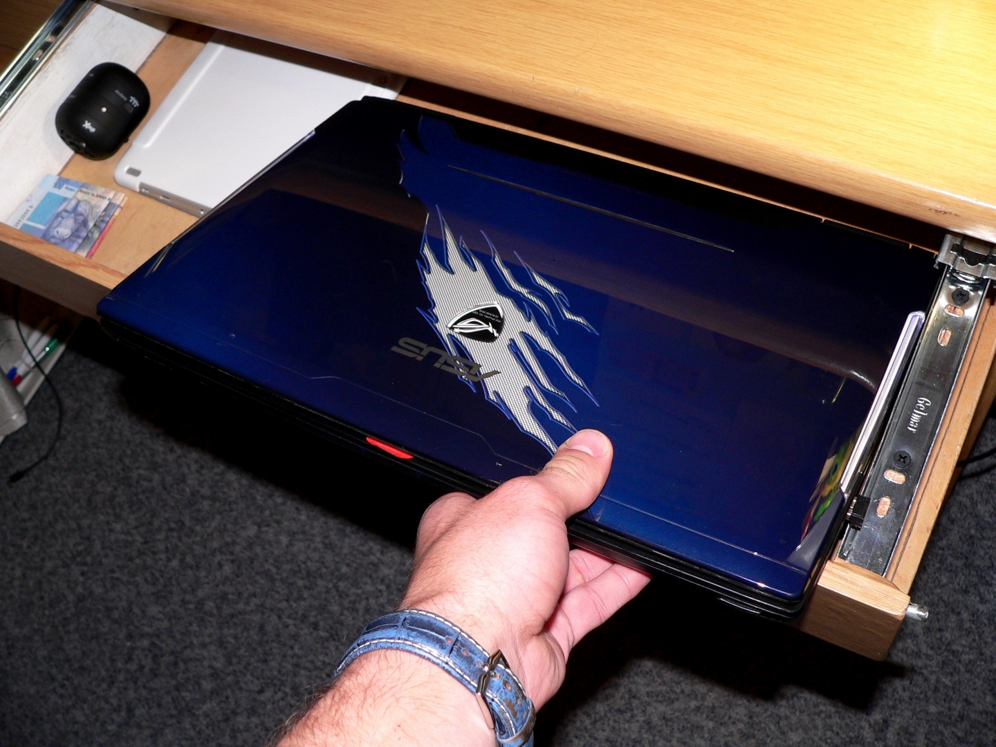 SECRET MAGNETIC LOCK DRAWER : 11 Steps (with Pictures) - Instructables