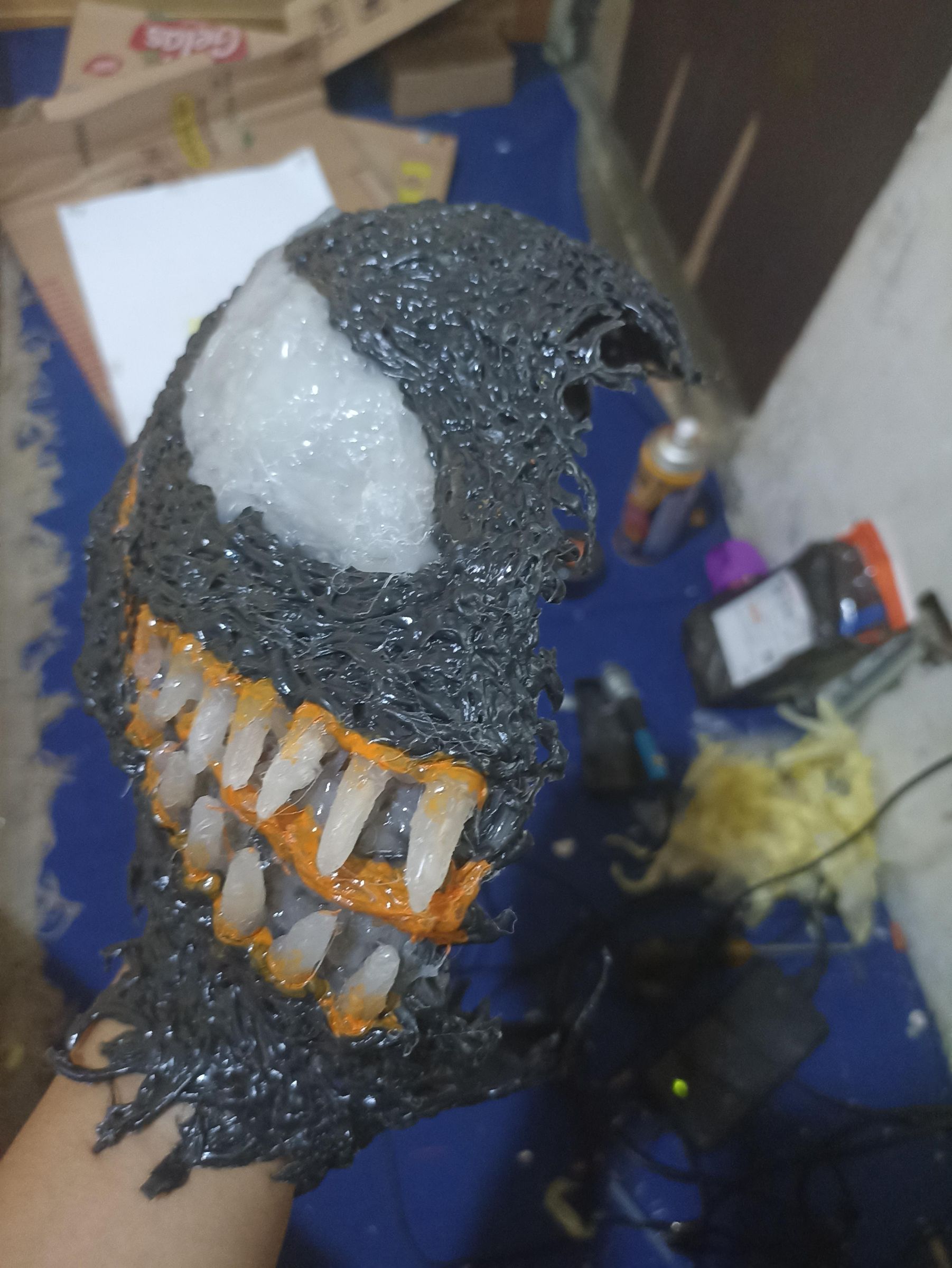 Making Venom Ruber Mask Made From Hot Glue : 8 Steps (with Pictures ...
