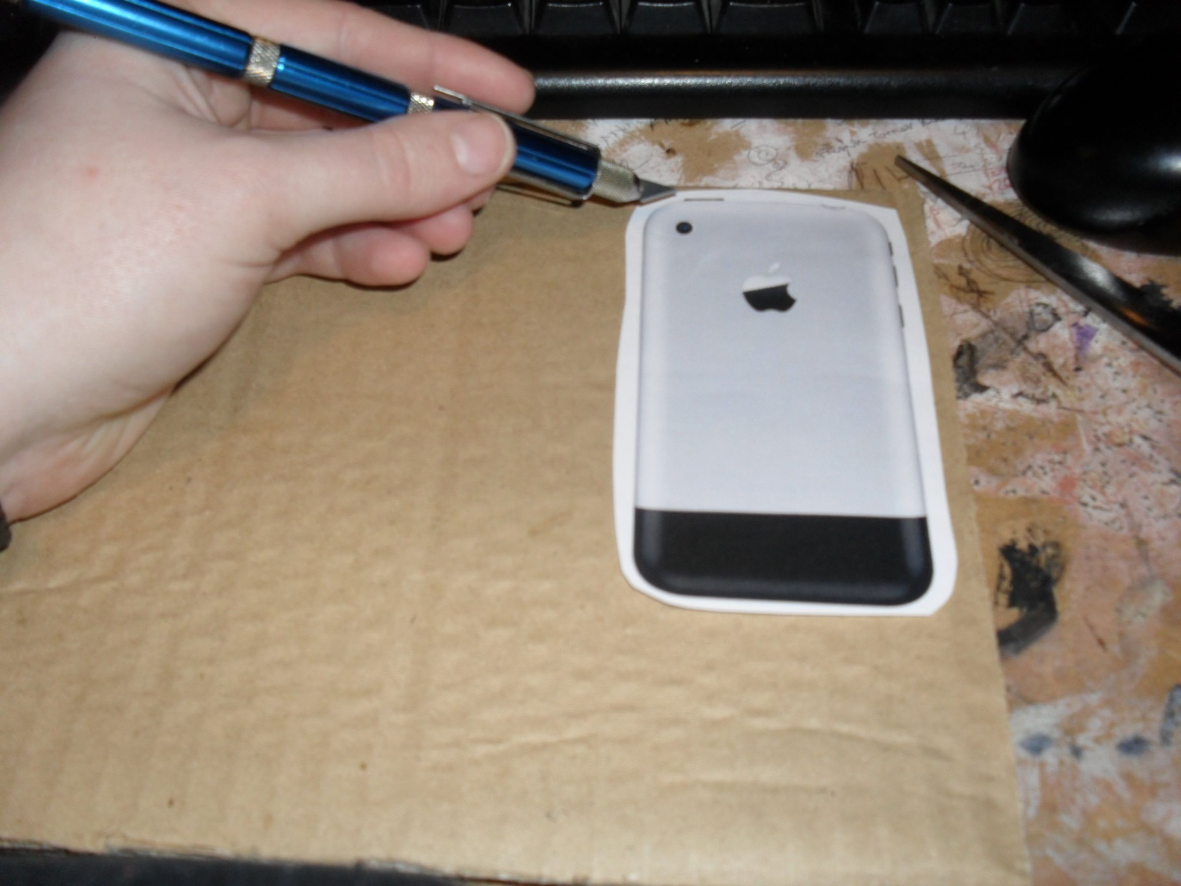 Cardboard Props: How to Make a Prop IPhone or IPad : 8 Steps ...