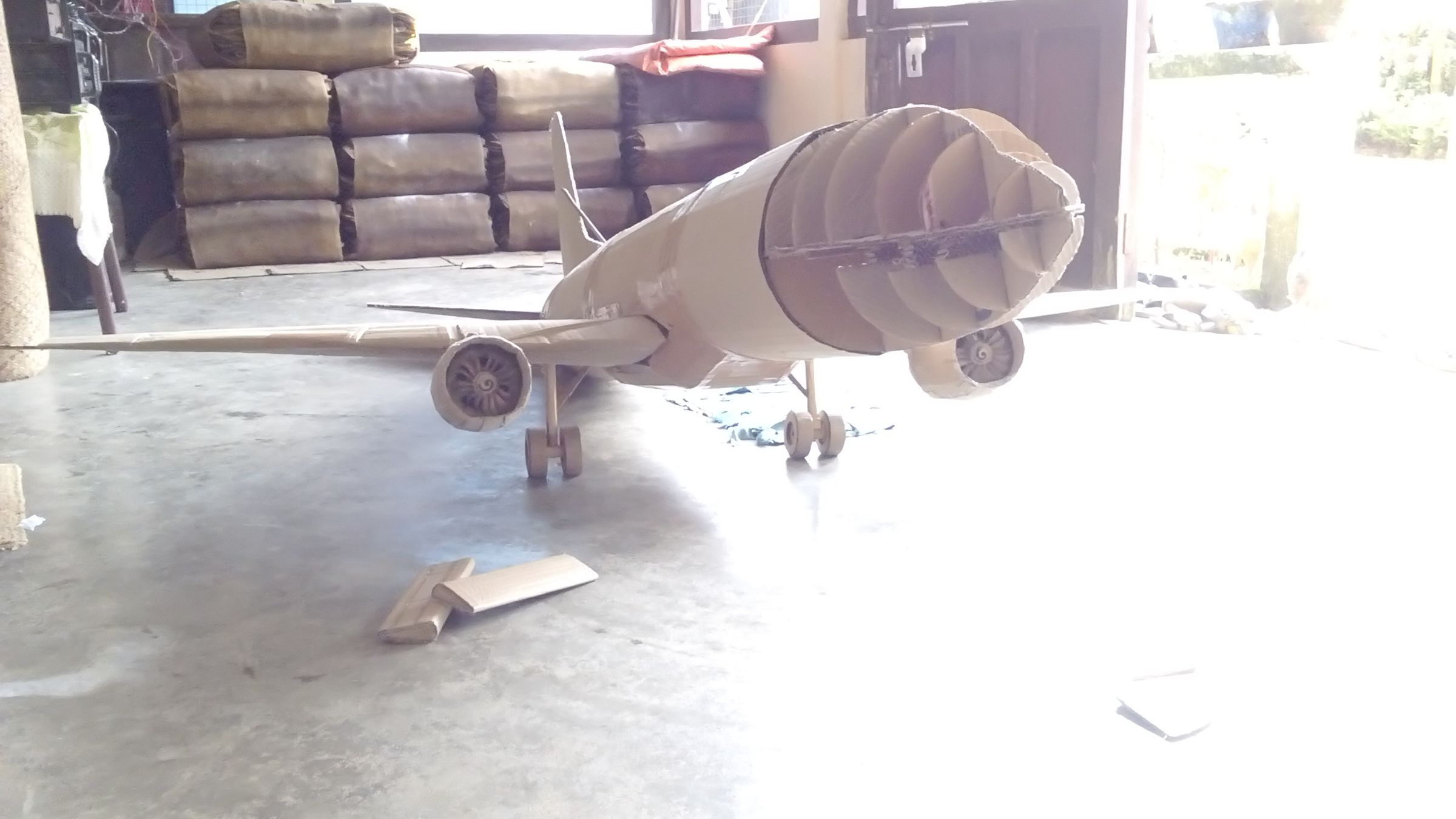 Boeing 737-800 Build Out of CARDBOARD : 9 Steps (with Pictures ...