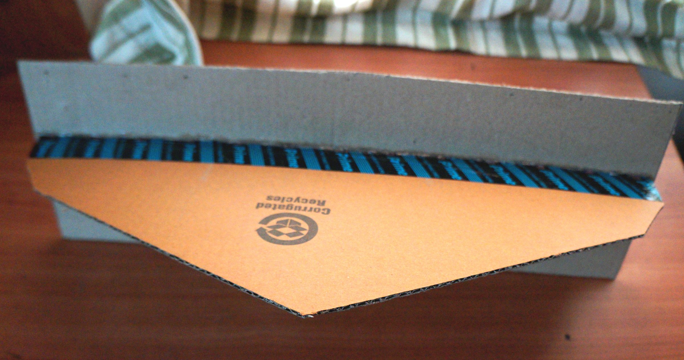 Simple and Easy Cardboard Shelf : 7 Steps (with Pictures) - Instructables