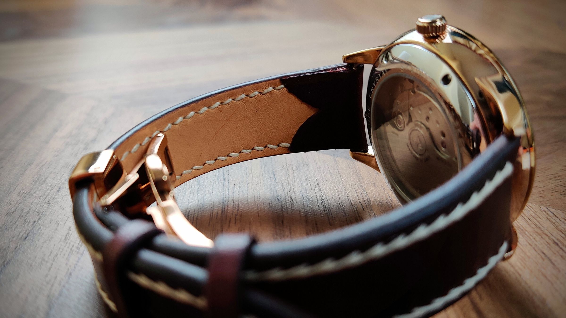 The Art of Luxury Leathercraft: Handcrafting a Leather Watch Strap : 25 ...