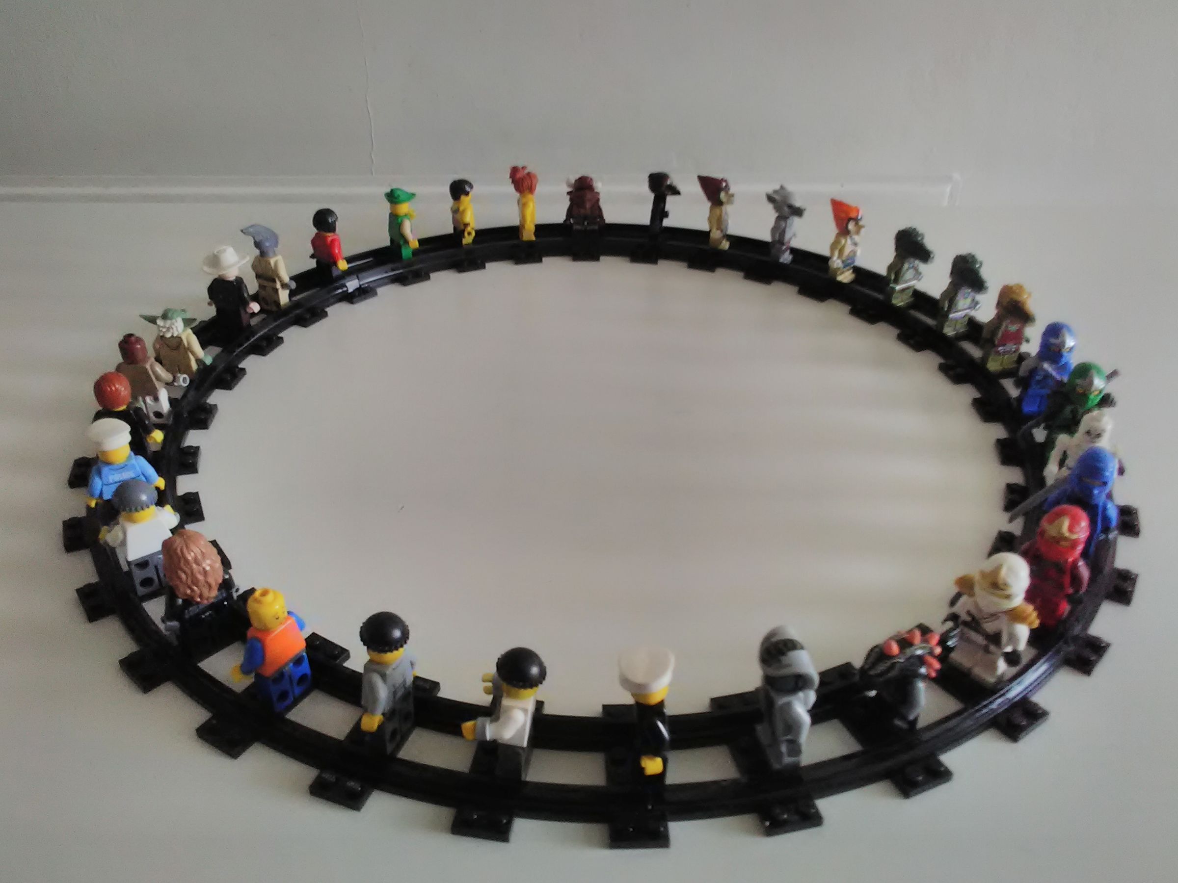 Lego Wall Clock With Minifigures : 3 Steps - Instructables