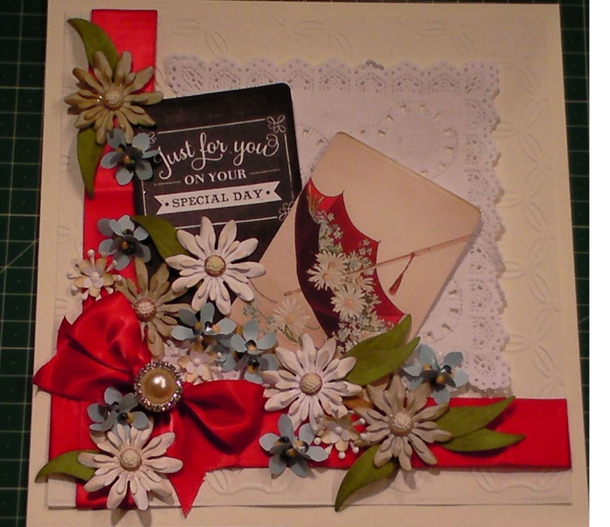 Make a Glorious Vintage Daisy Flower Collage Card - Instructables