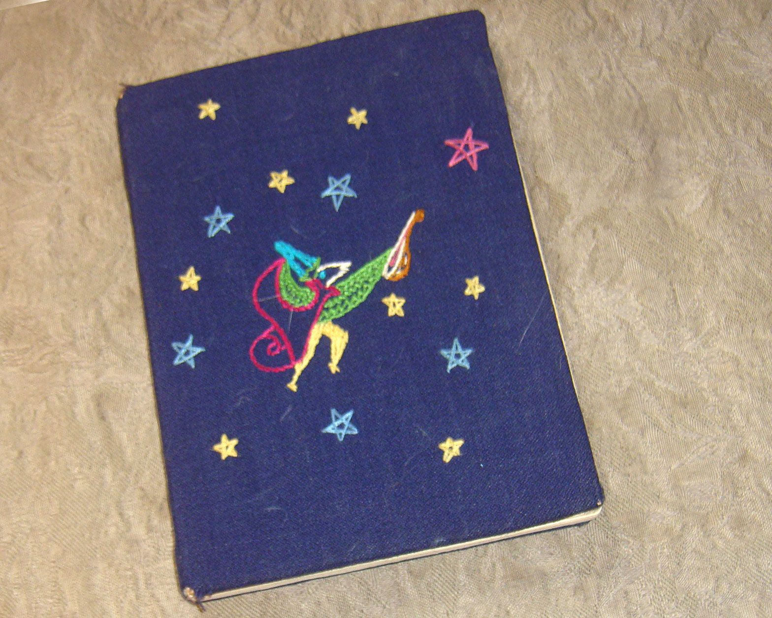 Antique Embroidered Book : 9 Steps (with Pictures) - Instructables