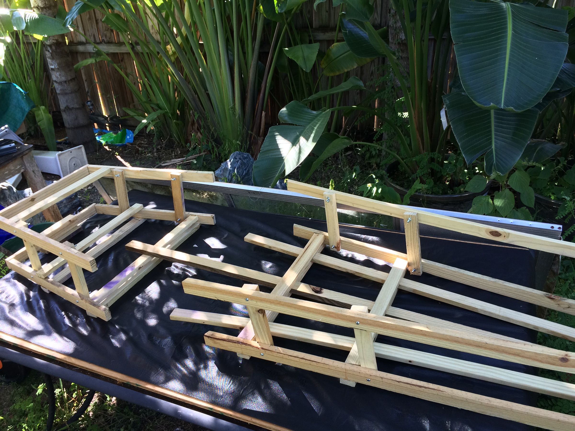 Flying Casket With Flamingo Pall Bearers : 5 Steps - Instructables