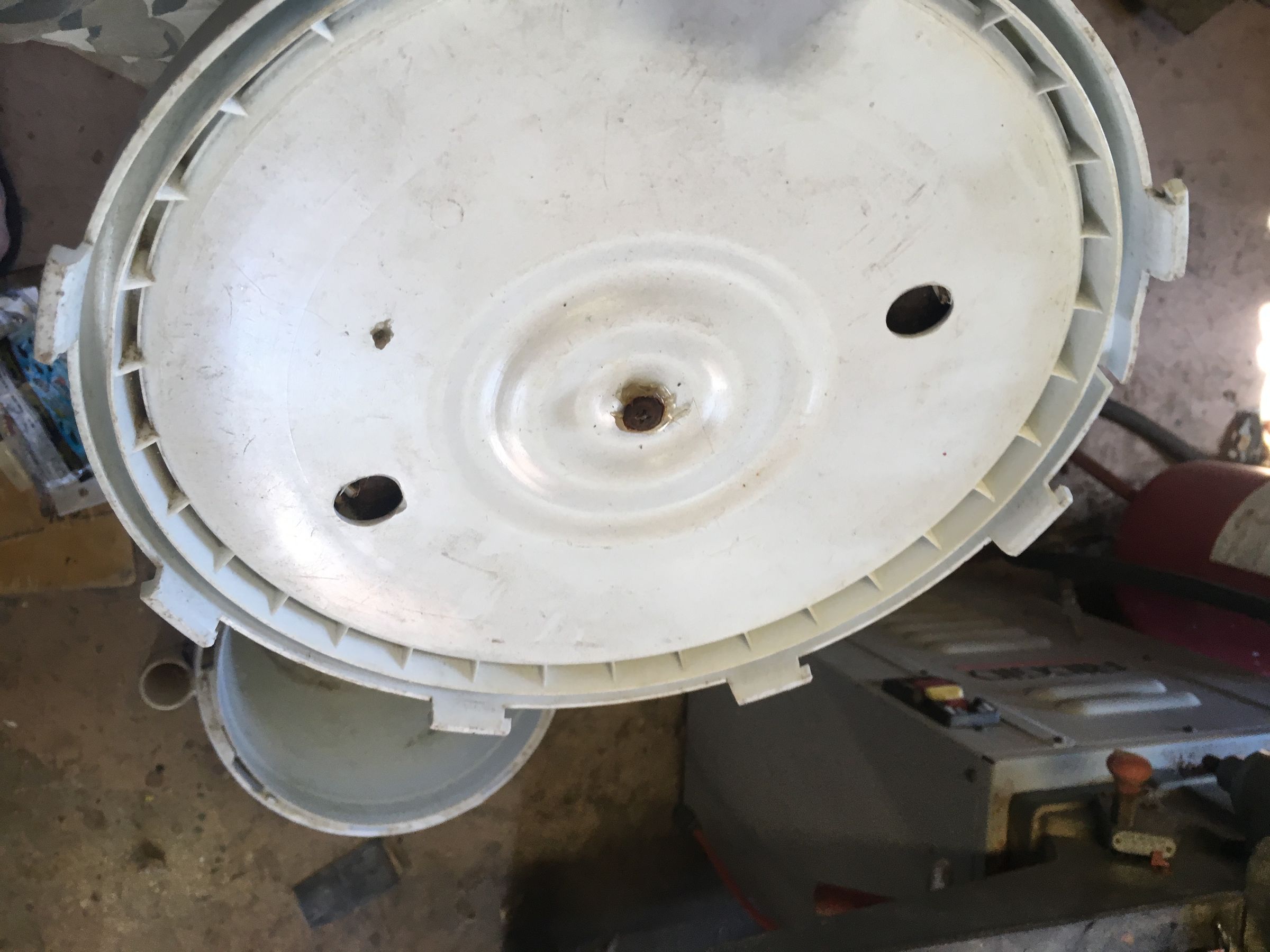 DIY Tackle Box Fishing Seat and Pole Holder From a 5 Gallon Bucket ...