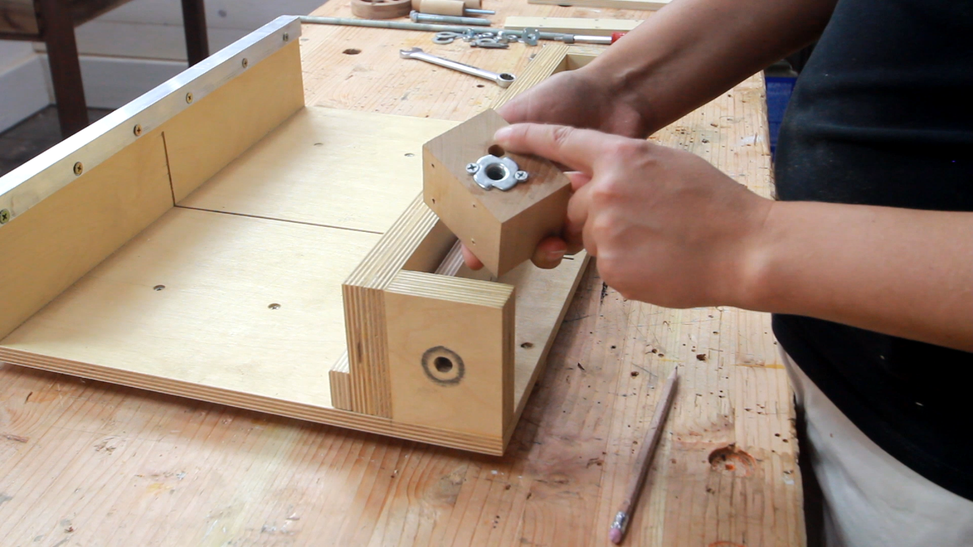 How to Build a Variable Box Joint Jig : 11 Steps (with Pictures ...