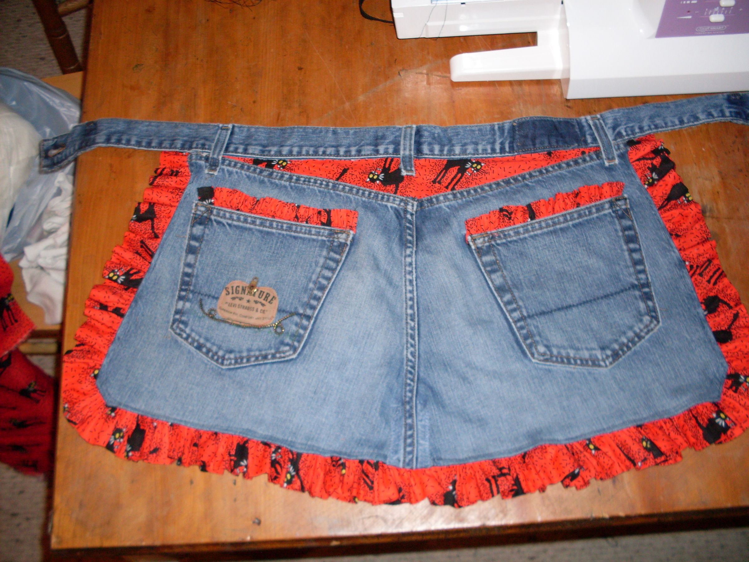 Jeans Apron : 10 Steps (with Pictures) - Instructables