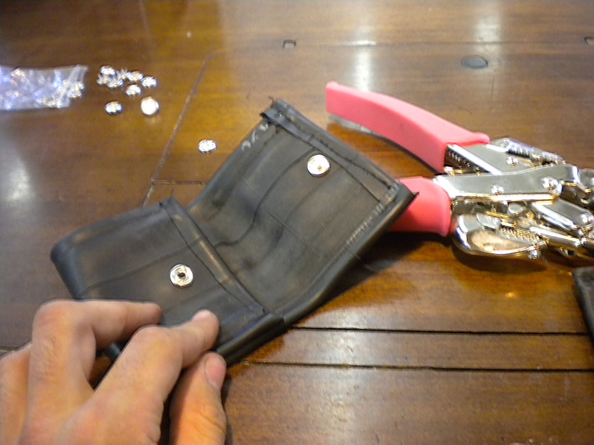 Bike Tube Wallet - Male : 5 Steps - Instructables