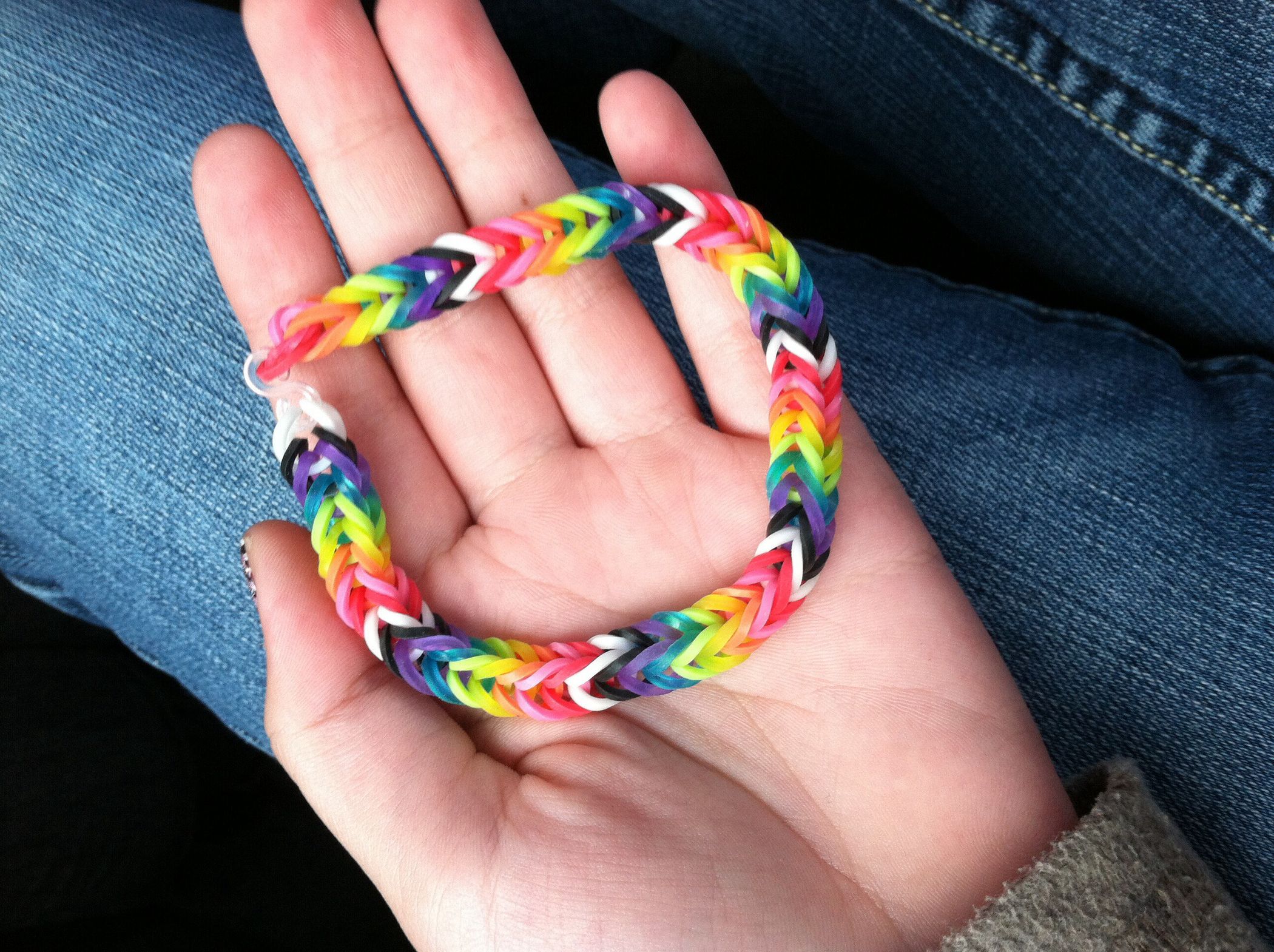 Rainbow Loom Fishtail : 8 Steps - Instructables