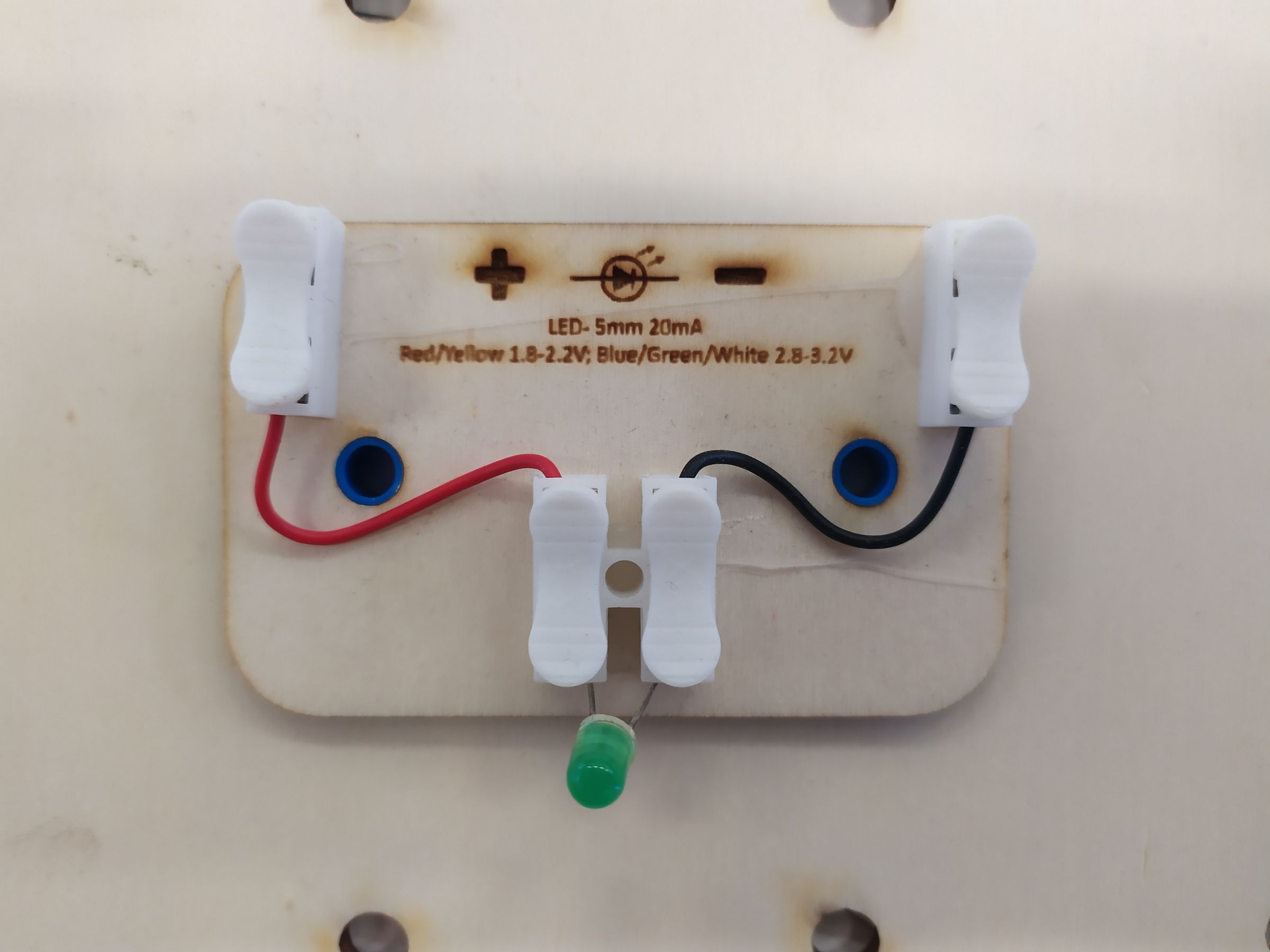 Electronic Tiles - a Physical Environment for Classroom Electronic ...