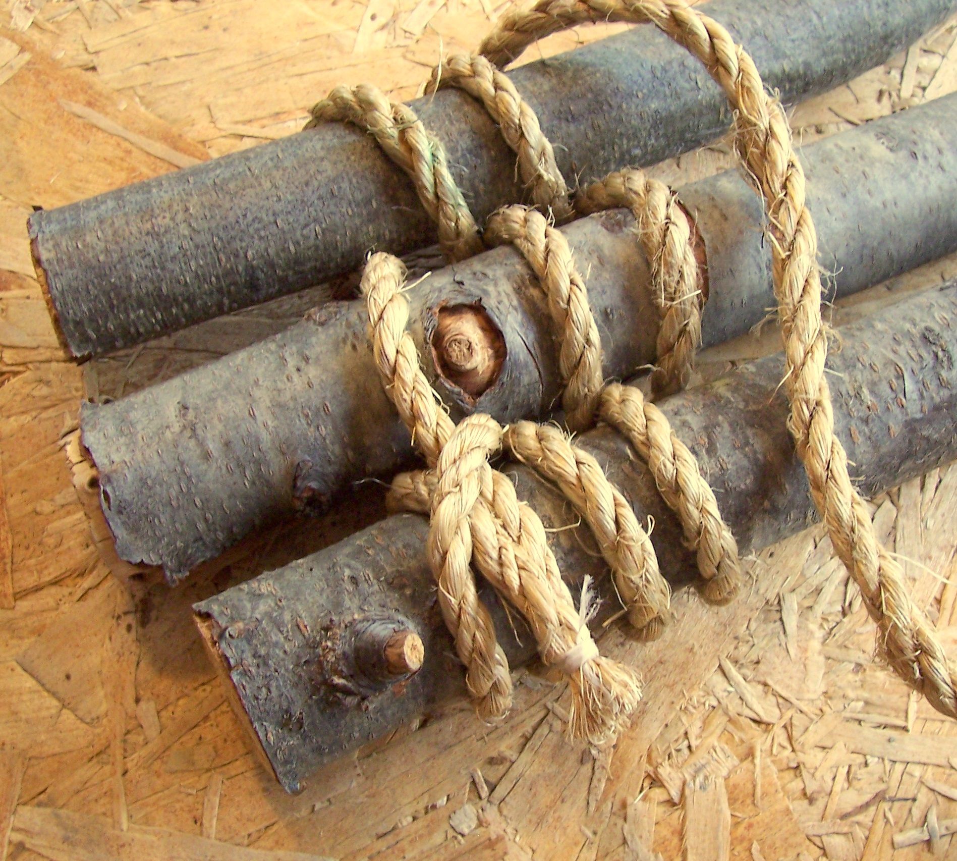 Rustic Hammock-Style Wilderness Chair : 15 Steps (with Pictures ...