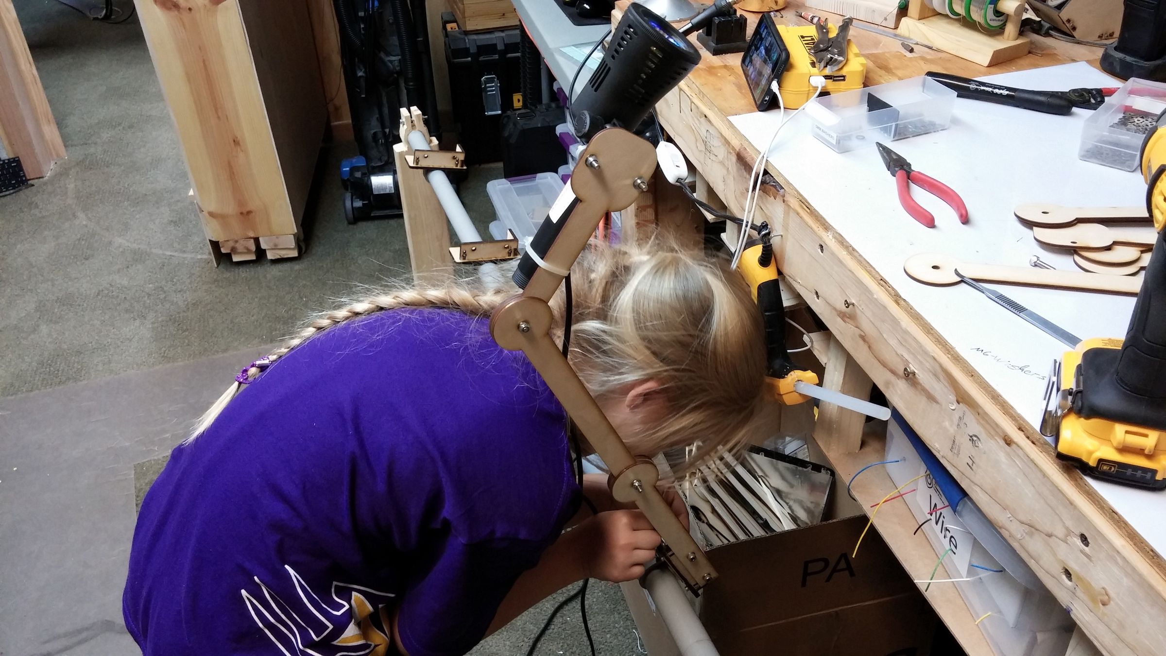 PVC Articulating Lights Mount : 7 Steps (with Pictures) - Instructables