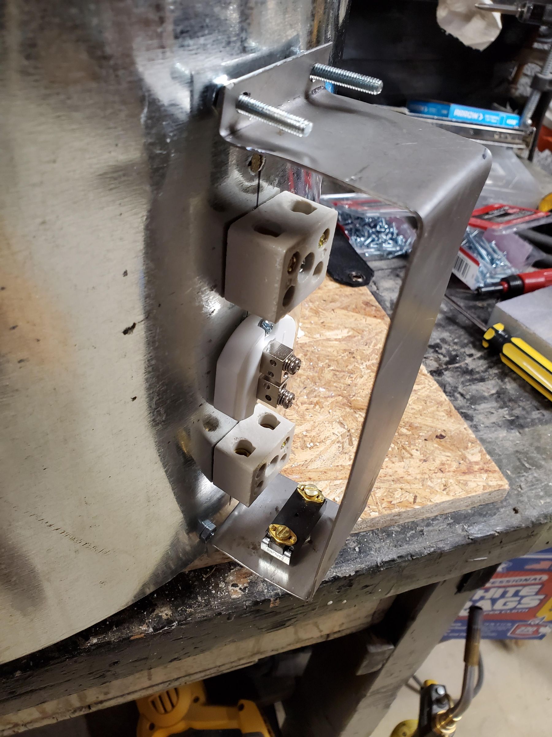 120v Metal Foundry With Lid Switch : 20 Steps (with Pictures ...