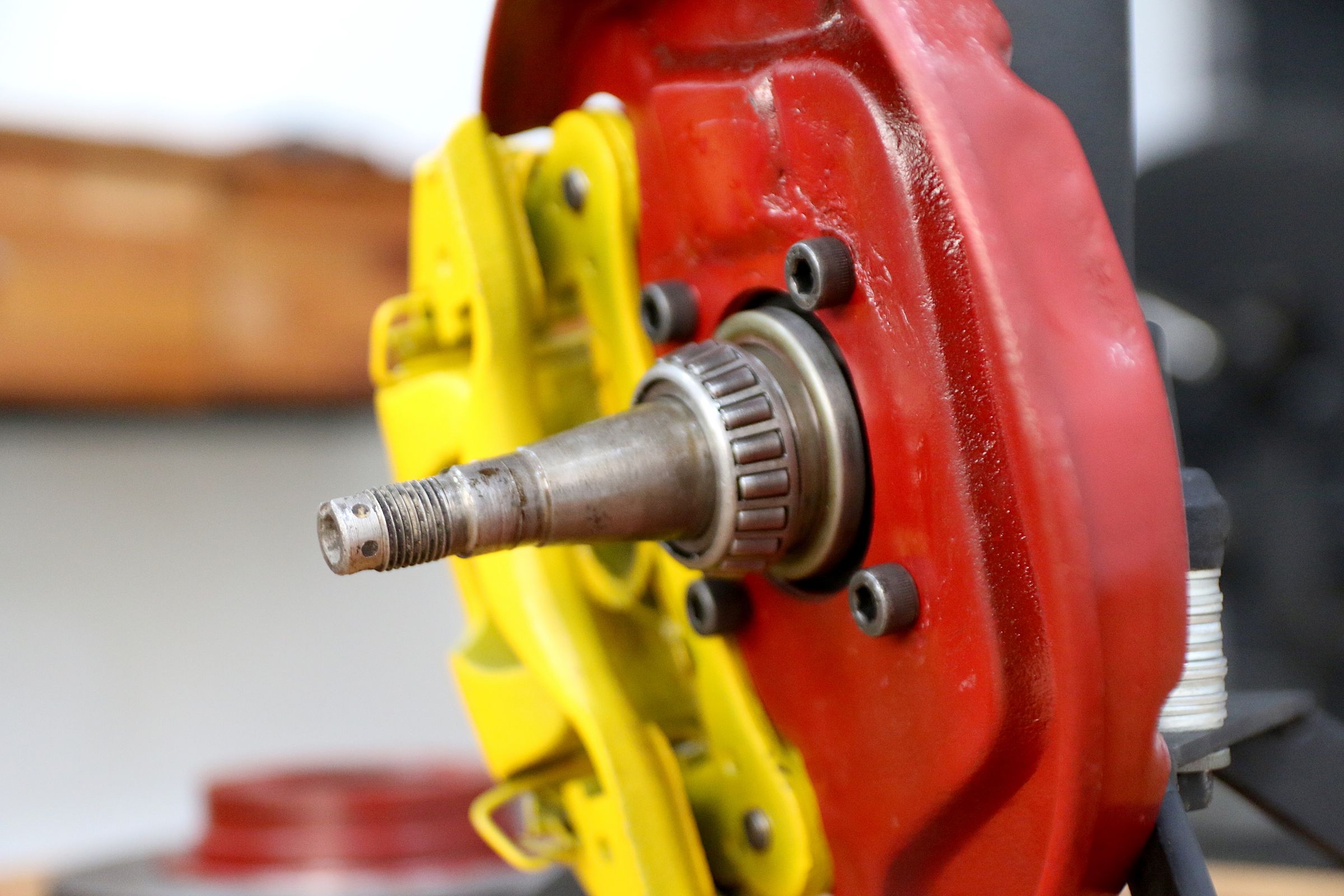 DIY Shock Absorber Stool : 9 Steps (with Pictures) - Instructables