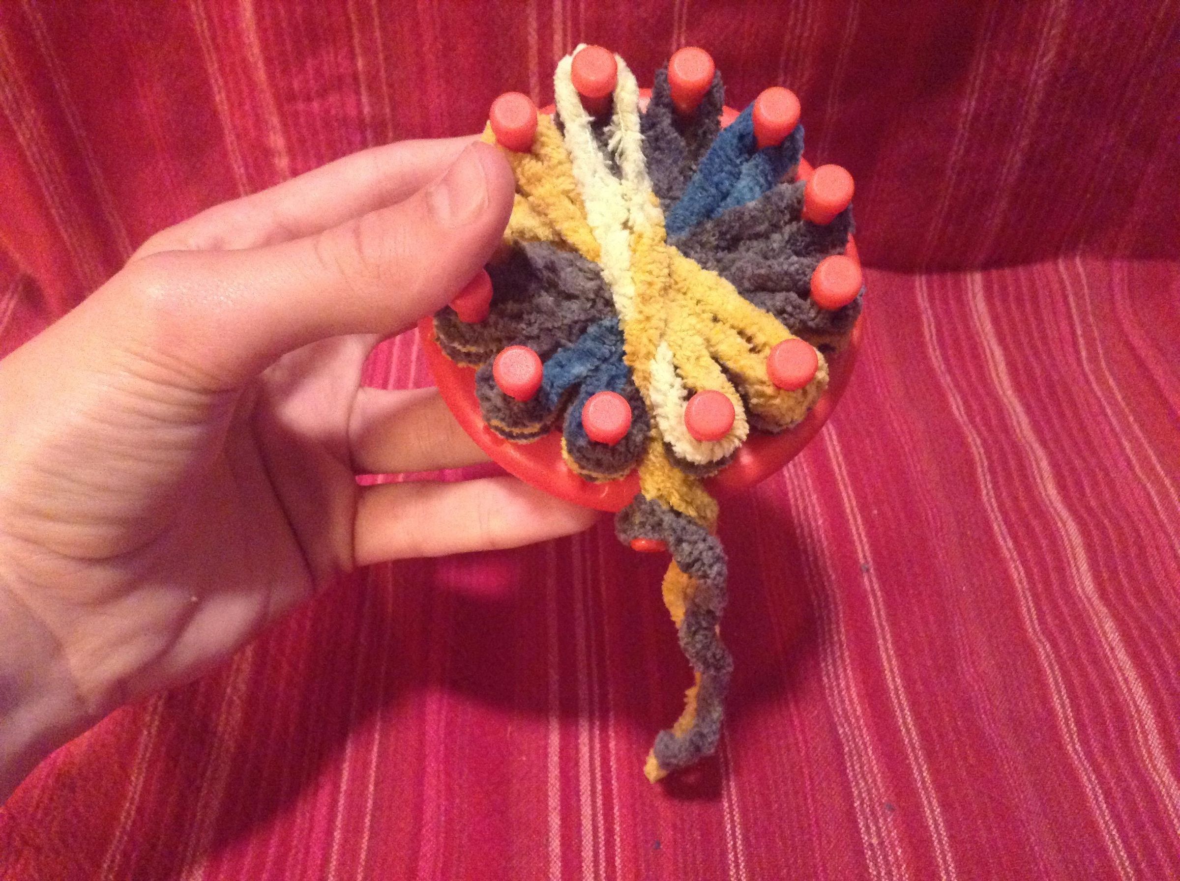 Homemade Yarn Pom-Poms With a Loom! : 3 Steps (with Pictures ...