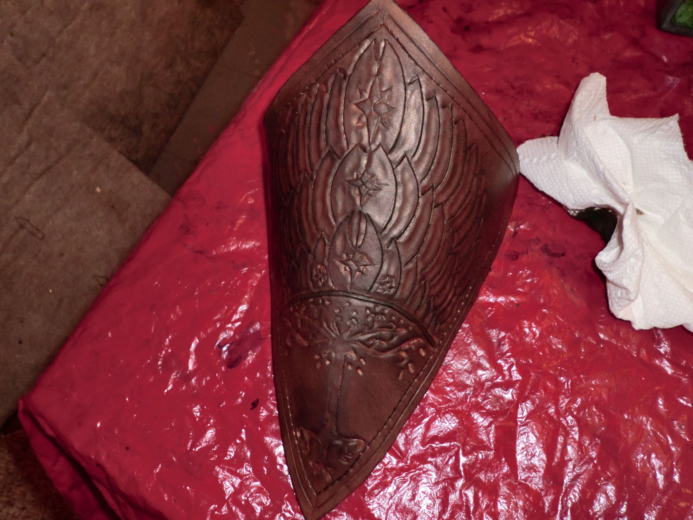 Aragorn's Leather Vambraces From Lord of the Rings : 3 Steps (with ...