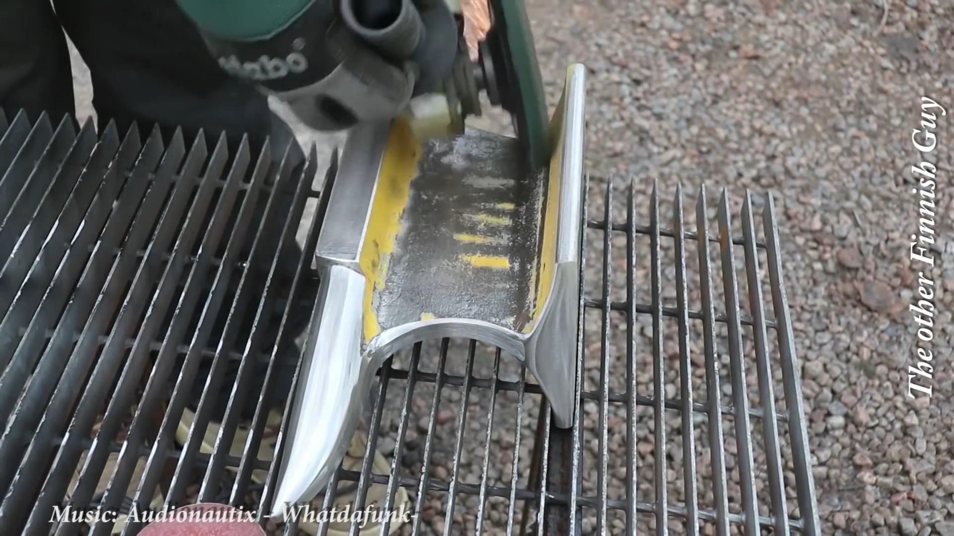 Making Aso / Railroad Track Anvil Using Angle Grinders. : 10 Steps ...