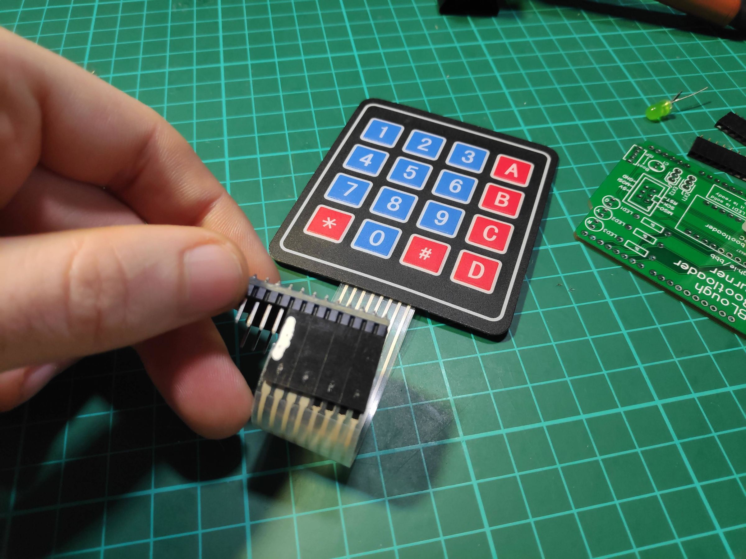 The Simplest DIY Macro Keypad : 10 Steps (with Pictures) - Instructables